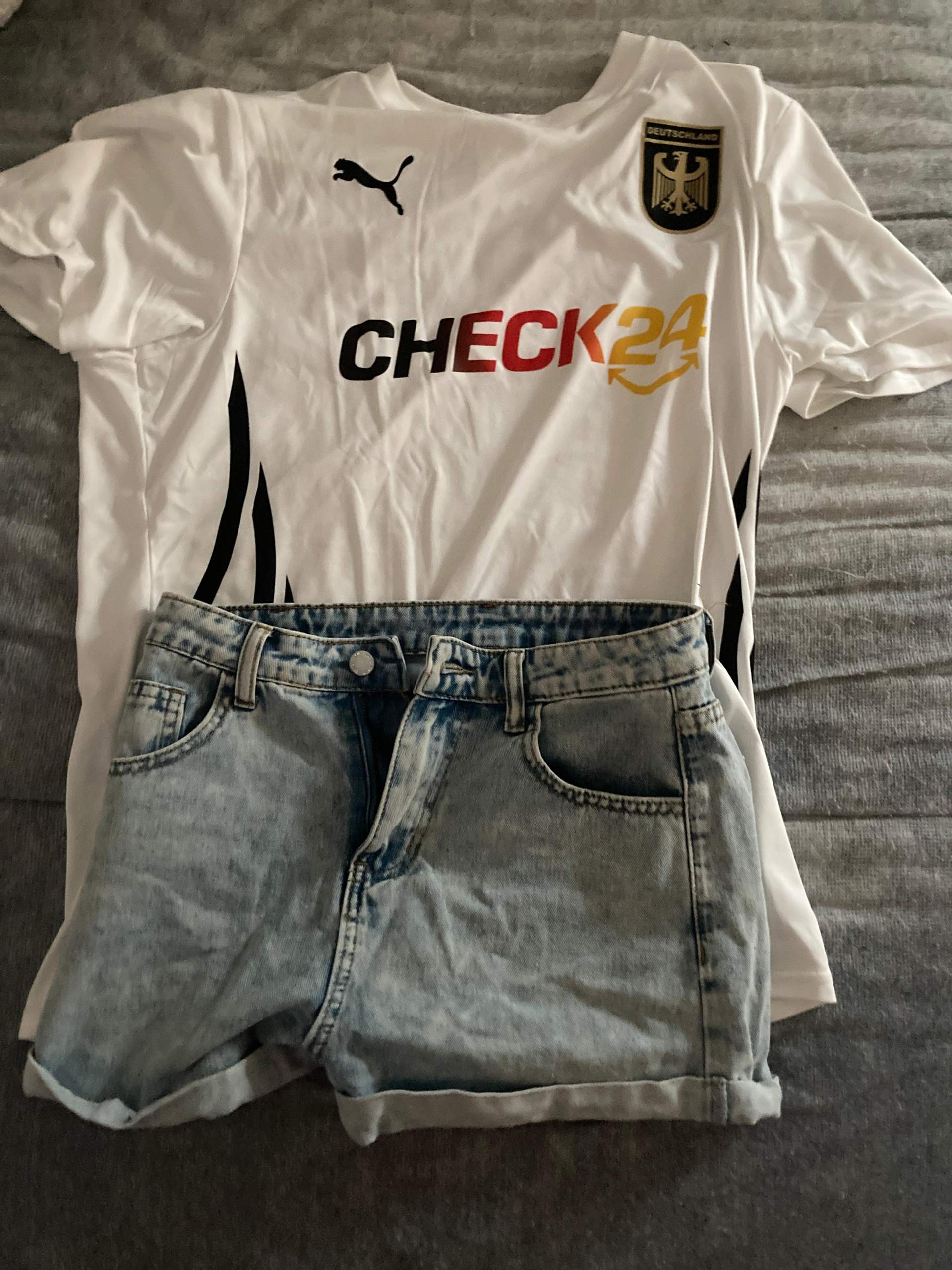 WAN Sol ich welches Outfit anziehen Montag bis Freitag? (Frauen, Sport ...