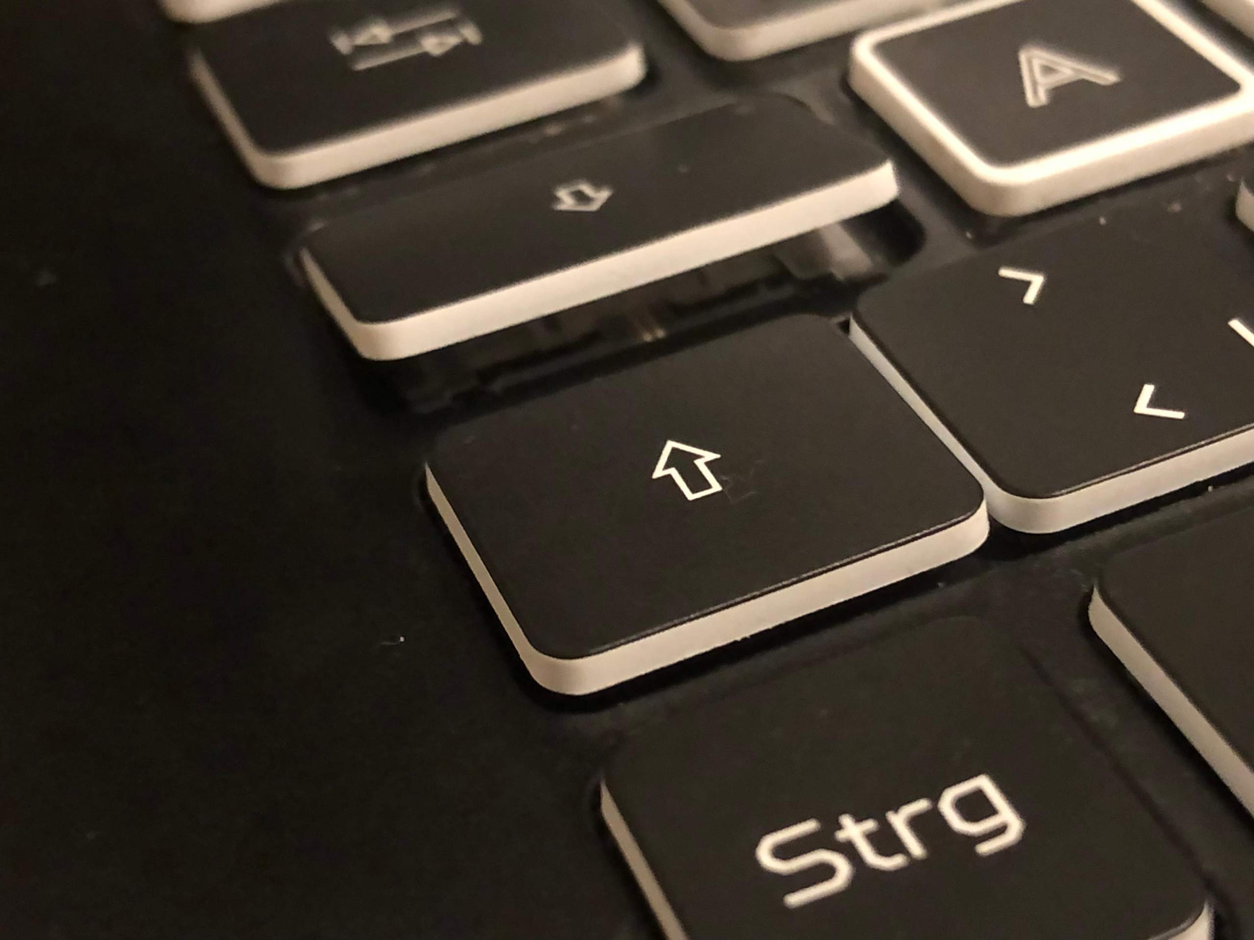 Warum geht die caps taste nicht mehr rein? (PC, Notebook, Laptop)