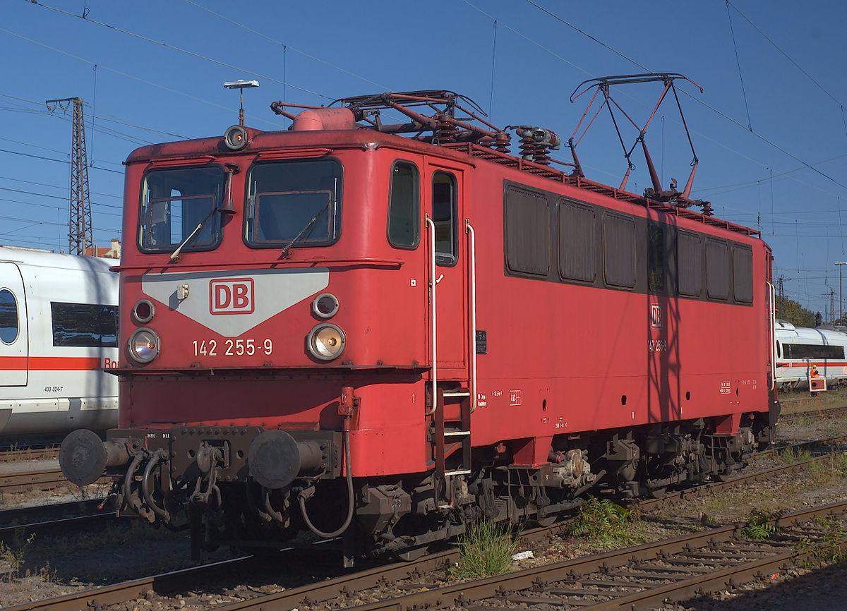 Warum heißt die Lokomotive der Baureihe E 42 (deutsche Reichsbahn) Holzroller? (Deutschland ...
