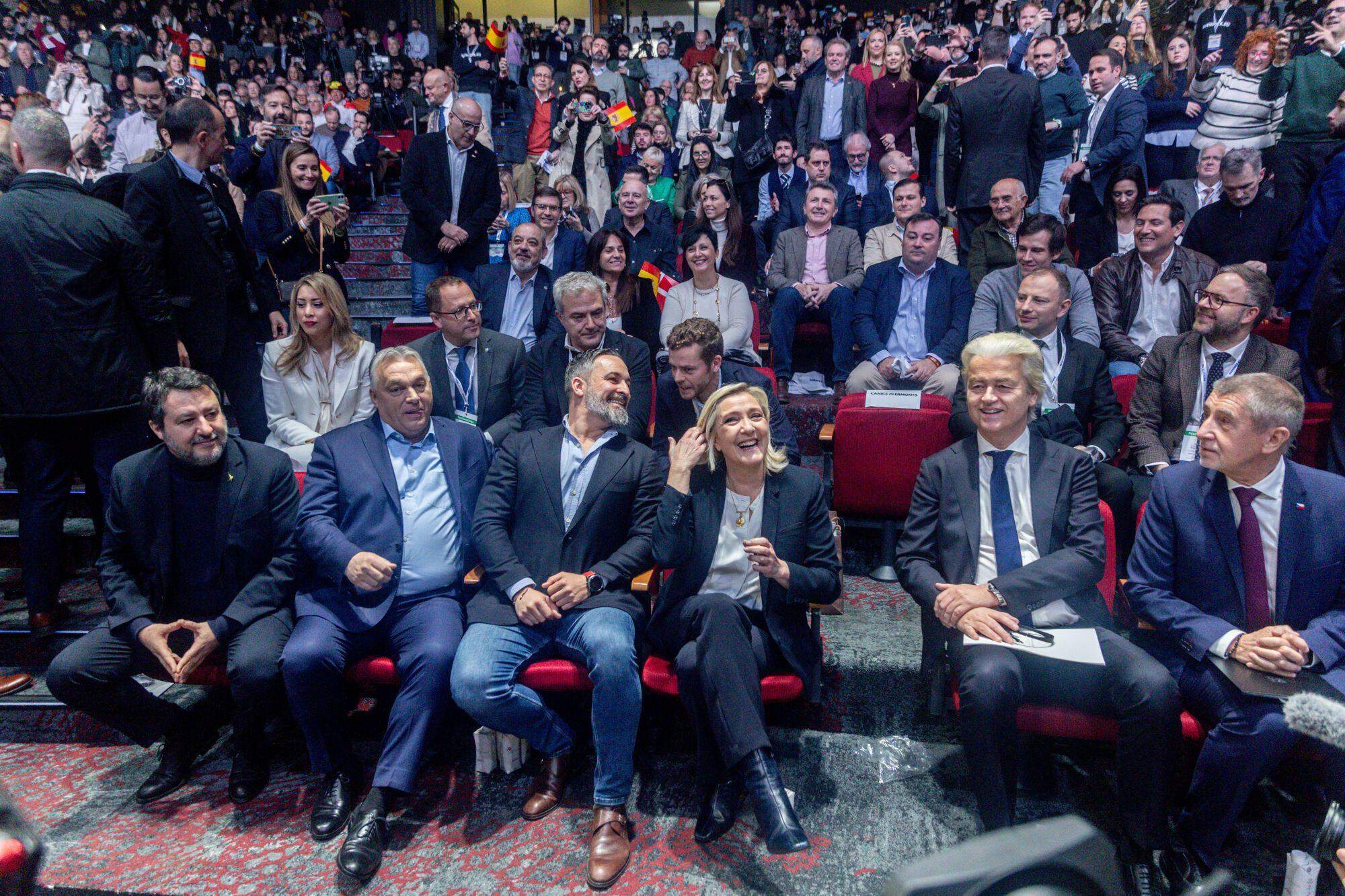 Warum ist die AfD in Europa noch nicht so eingebunden wie ihre ...