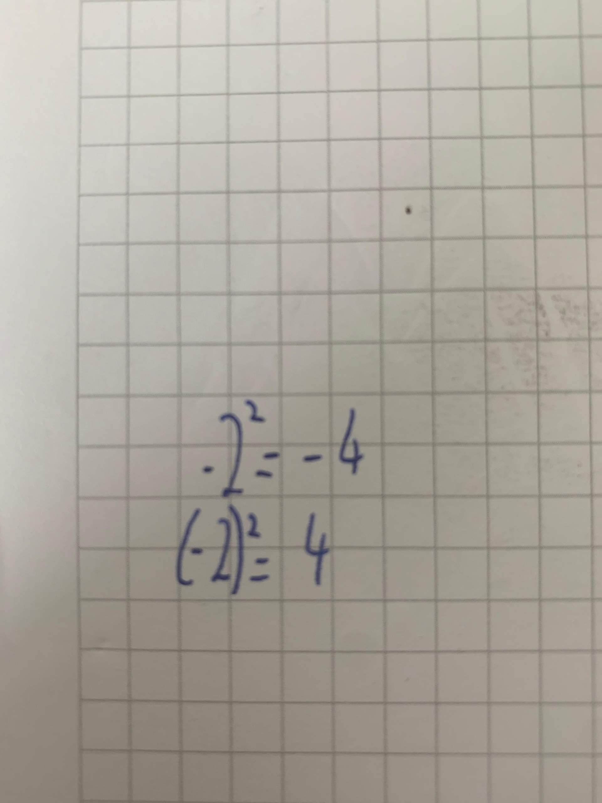 Warum ist eine negative Zahl mit einem geraden Exponenten nach der ...