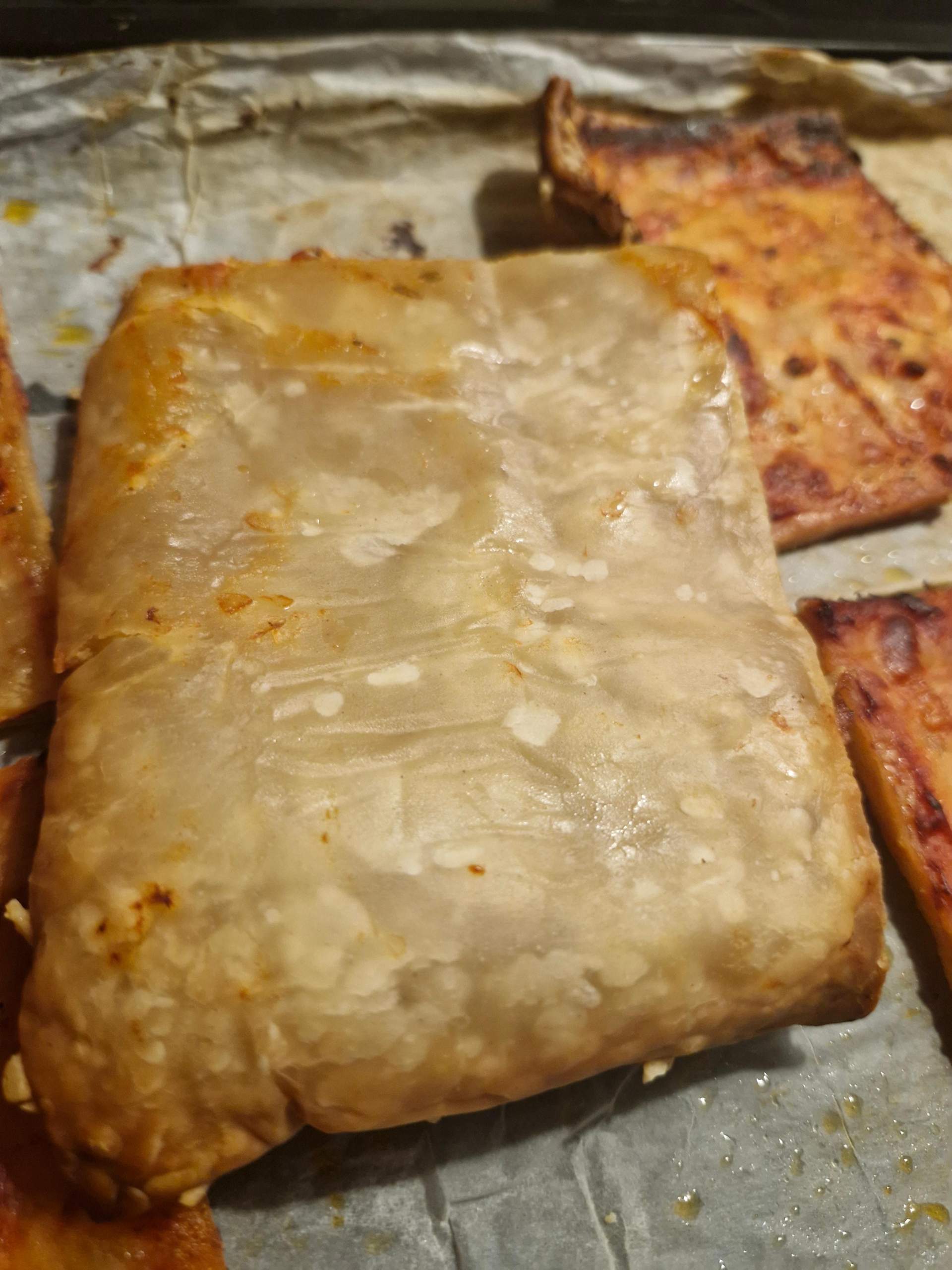 Warum sieht mein fertig-Pizzateig seltsam aus? (Ofen)