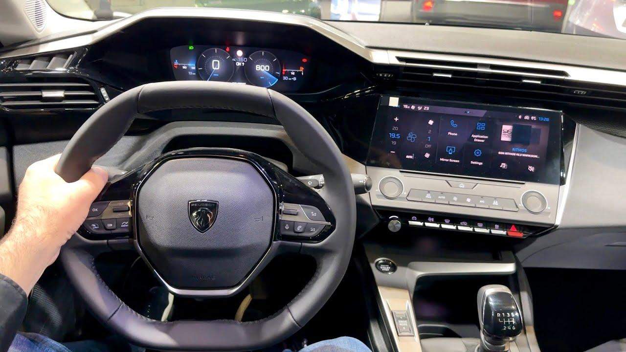 Was findet ihr besser: Blick durch das Lenkrad aufs Tacho oder Blick ...