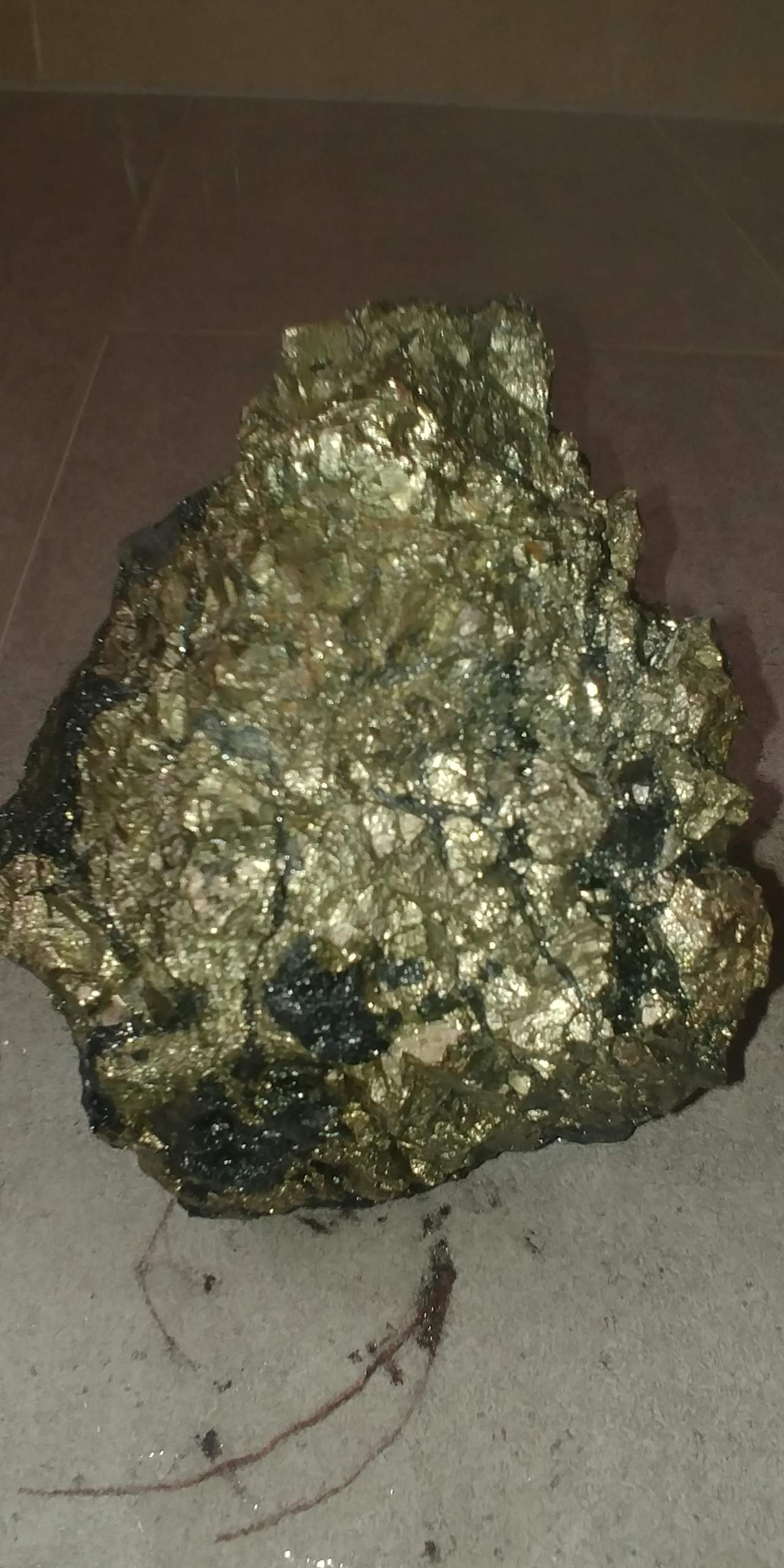 Was für ein Stein oder Erz ist das? (Steine, Edelsteine)