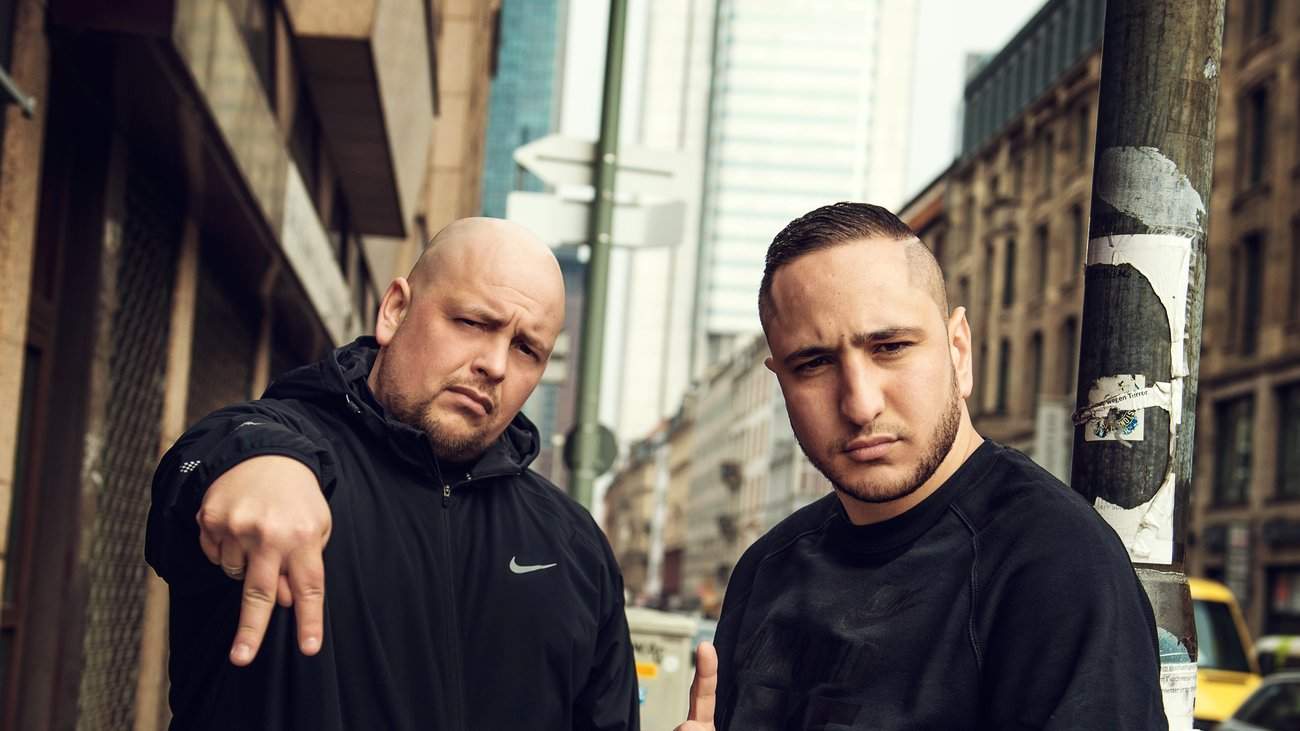 Was genau bedeutet dieses Handzeichen (Bild)? (Rap, Deutschrap, azzlack)