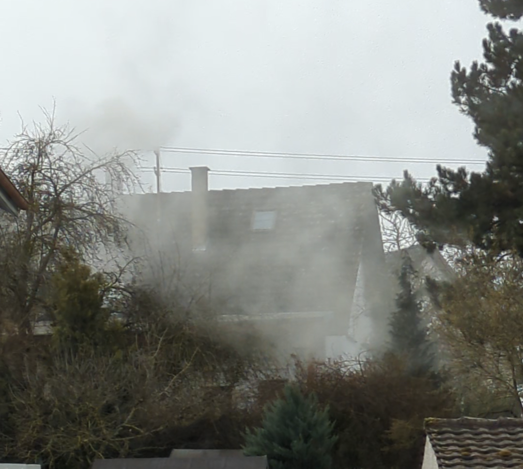 Nachbar Heizt Mit Holz Und Es Stinkt