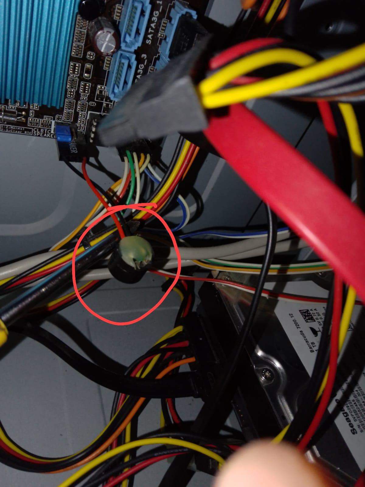 Was ist das für ein Kabel im PC? (CPU, Lüfter, Motherboard)