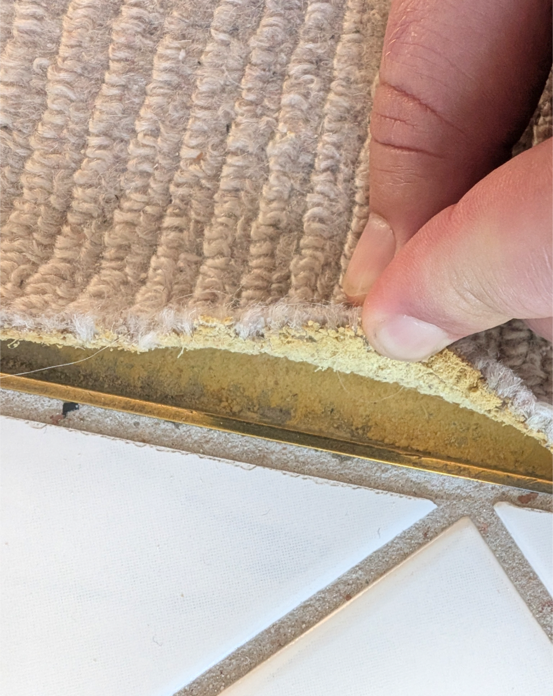 Was ist das für ein Teppichkleber? Asbest? (Gesundheit, Haus, Renovierung)