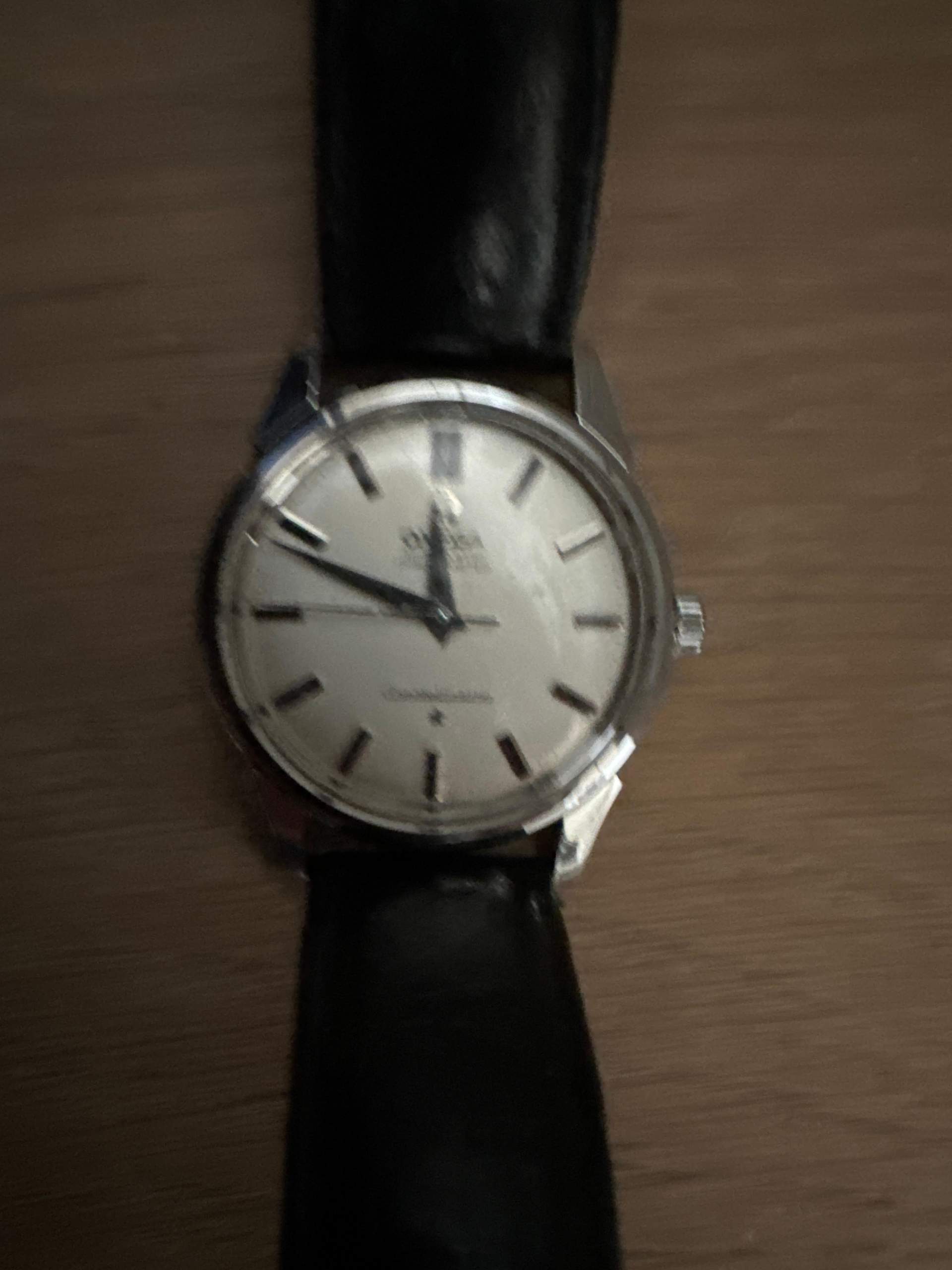 Was ist das für eine Uhr und aus welchem Jahr ist sie? (Marke, Wert ...
