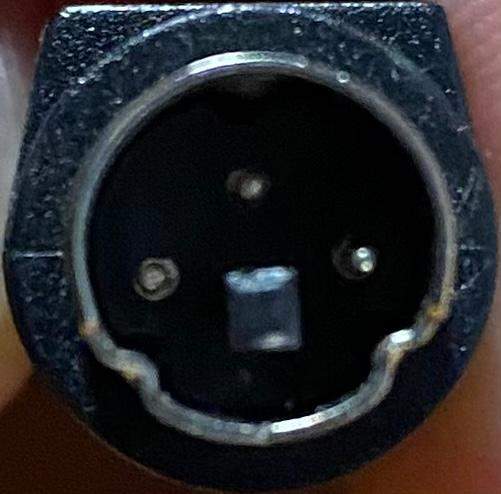 Was ist dieser „r32“ Anschluss? (Elektronik, Strom, Mainboard)