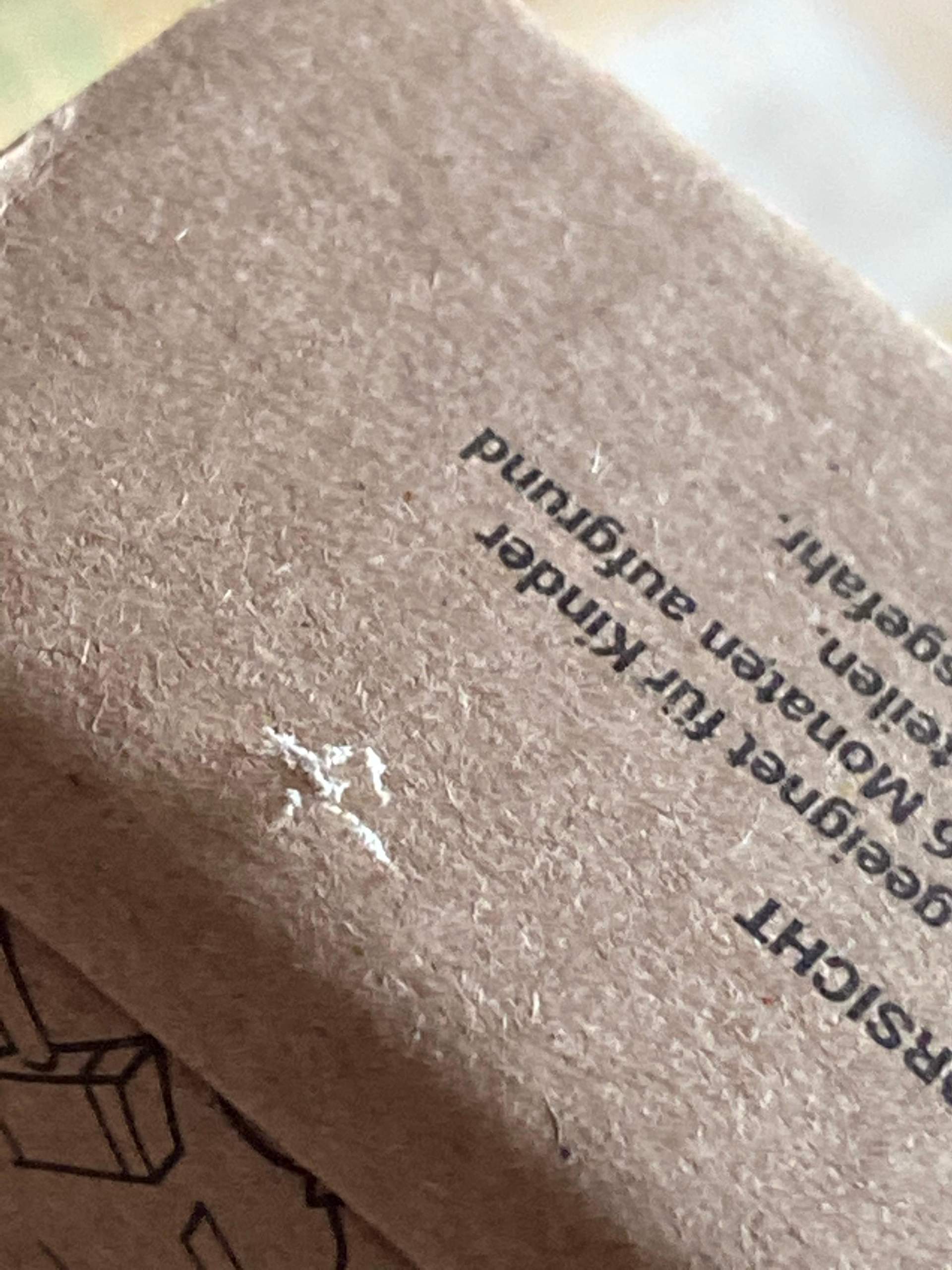 Was ist dieser weiße lebende "Fussel"? (Tiere, Biologie)