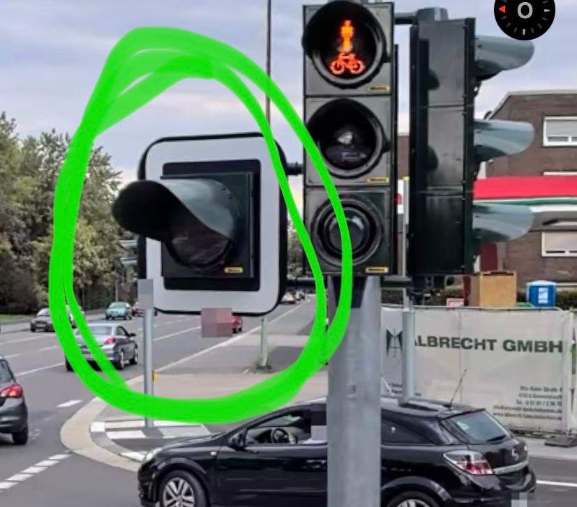 Was ist dieser weißer Kasten an der Ampel? (Auto, Polizei, Führerschein)