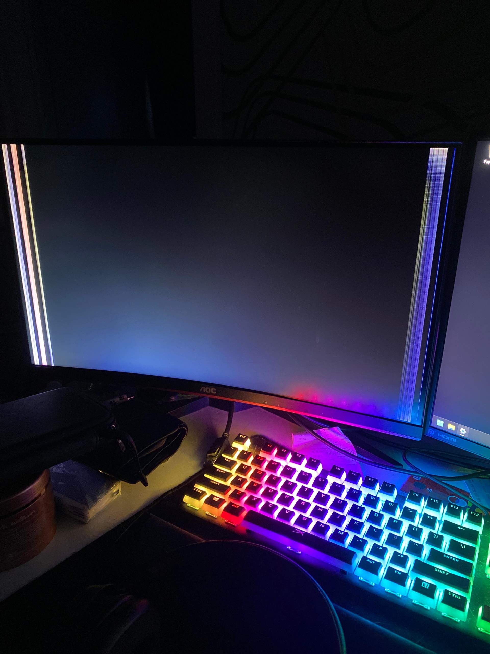 Was ist mit meinem monitor. Er macht oft so streifen und es word ...