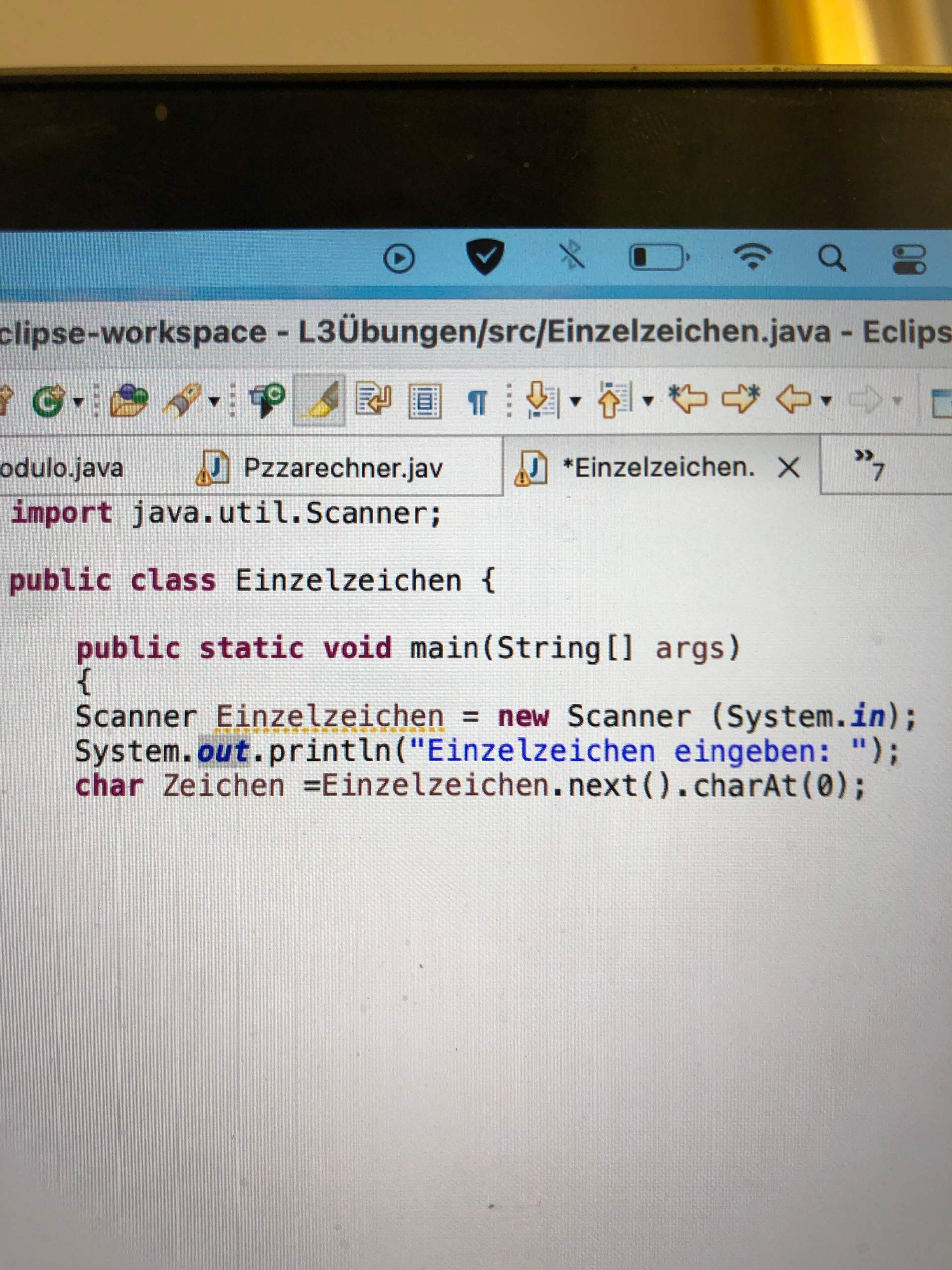 Was „macht“ dieses charAt(0) bzw. was passiert wenn ich statt 0 zb 3 ...