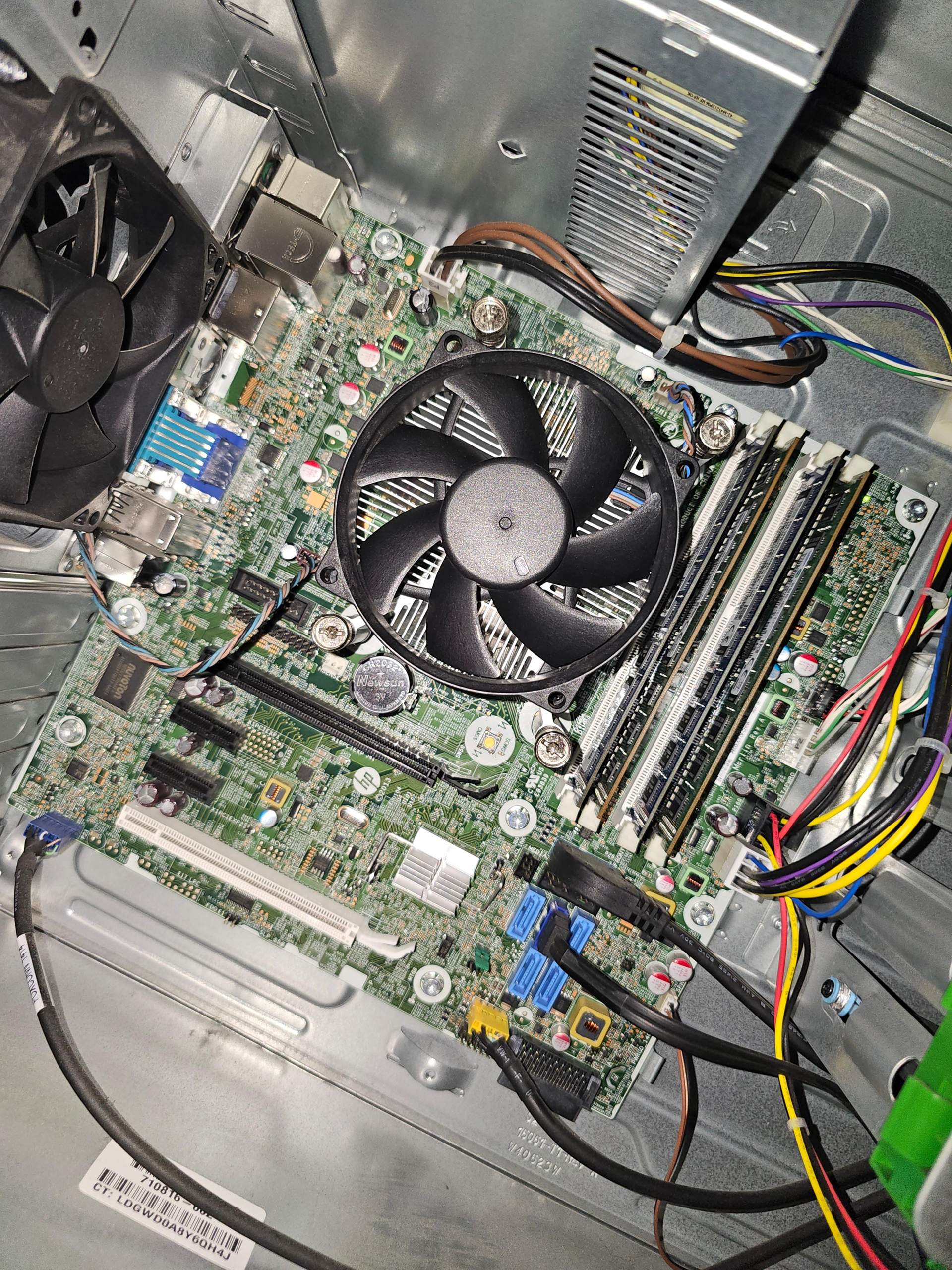 Was muss ich noch in den Pc einbauen um ansatzweise gut spielen zu ...