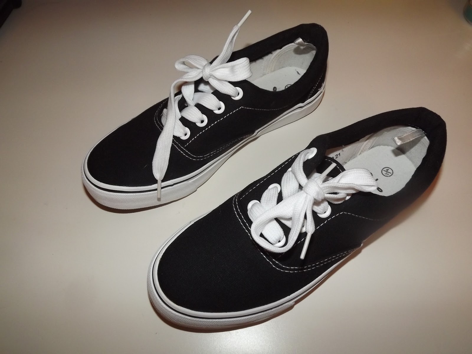 Was sagt ihr zu den Fake Vans von Primark? (Schuhe, Original)