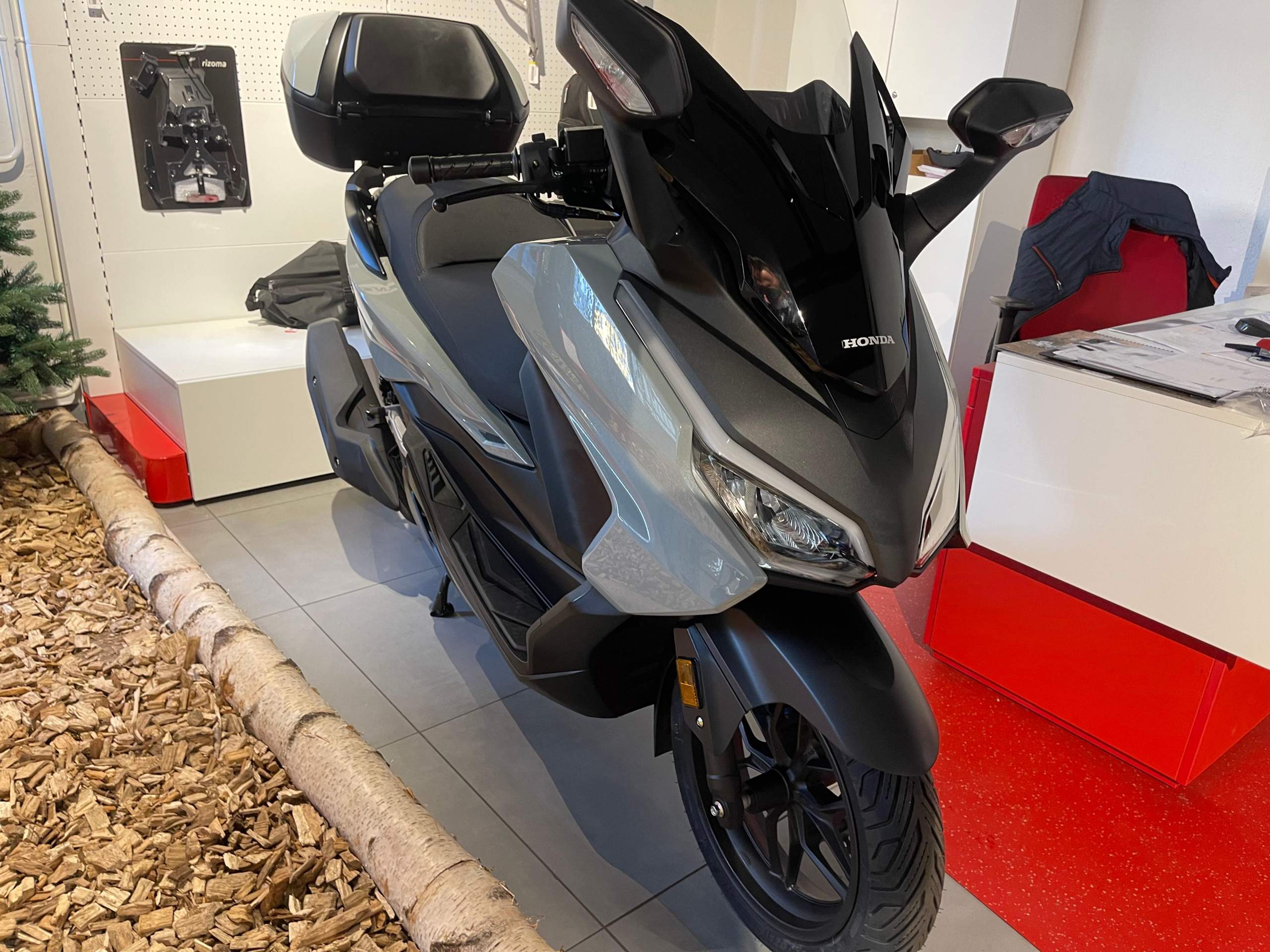Was soll ich kaufen Roller oder Supermoto? (Führerschein, Motor, Tuning)