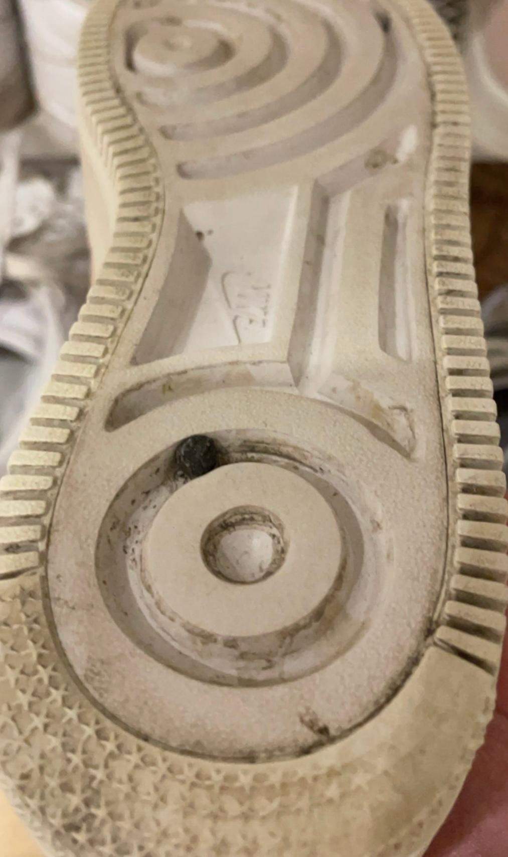 Was tun gegen Steinchen in der Schuhsohle? (Schuhe, Nike, Winter)