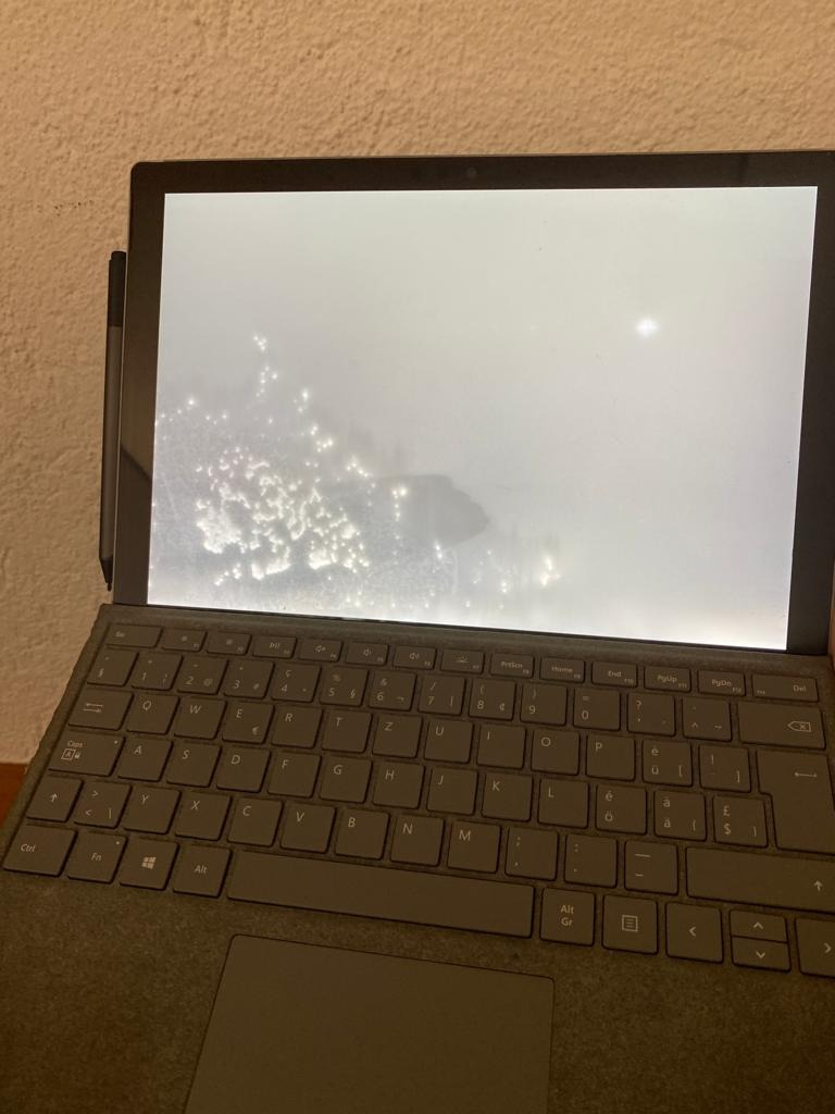Wasser im Display, wie kann ich mein Surface retten? (Computer, Technik ...