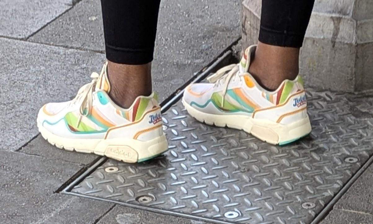 Weiß jemand, was das für ein Schuh-Modell ist? (Sneaker, adidas, adidas ...