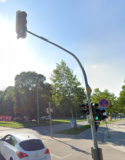 Weiß jemand was dieses ding da oben an der Stange ist von der Ampel und ...