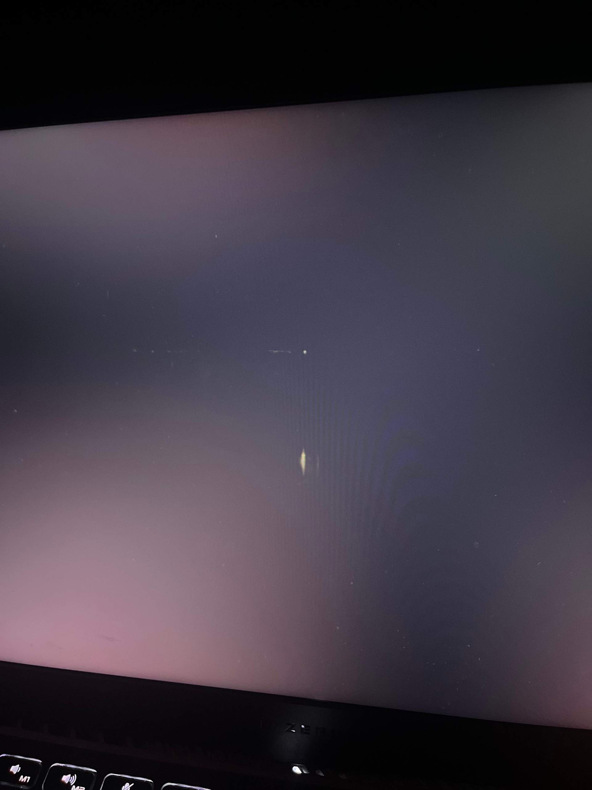 Weißer Strich/Punkte auf dem Bildschirm? (Laptop, Display)