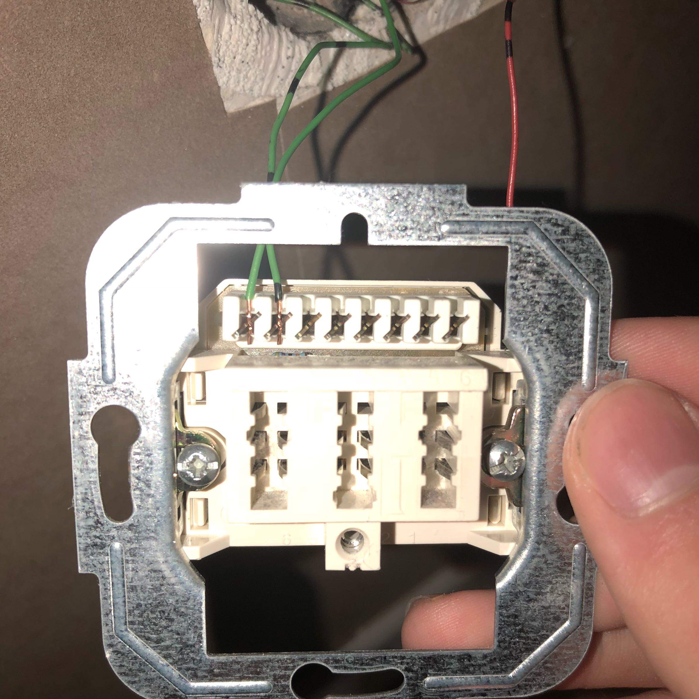 Welche Drähte muss ich in welche TAE Dose umstecken, wenn ich eine ...