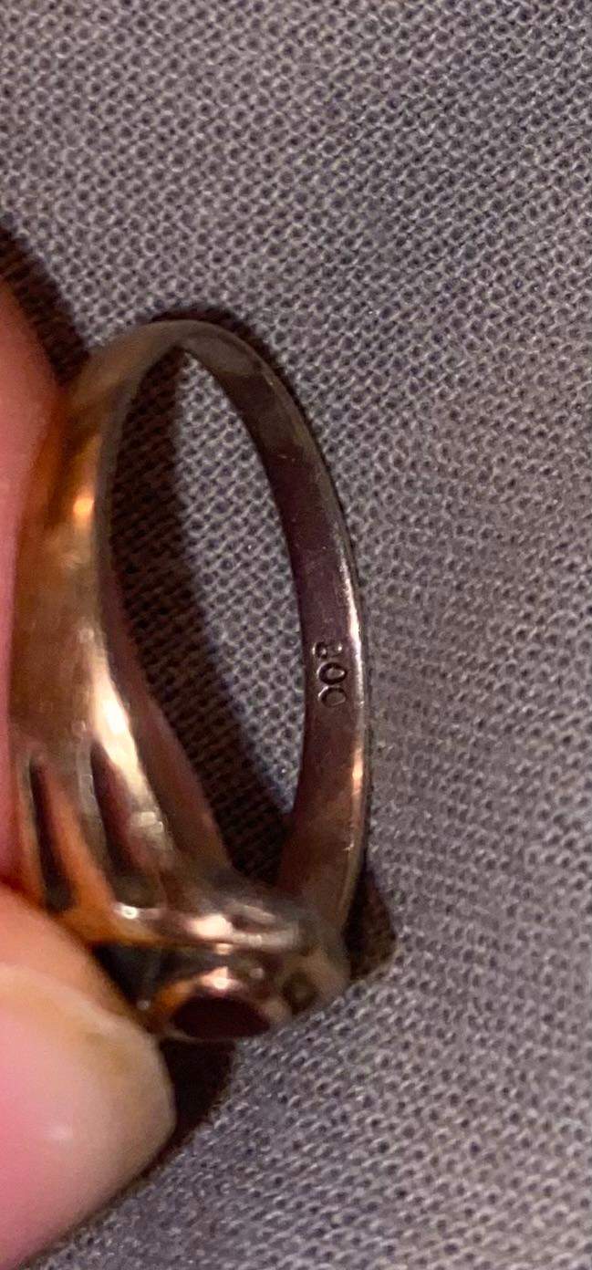 Welche Zahl steht auf dem Ring? (Wert, Gold, Gravur)