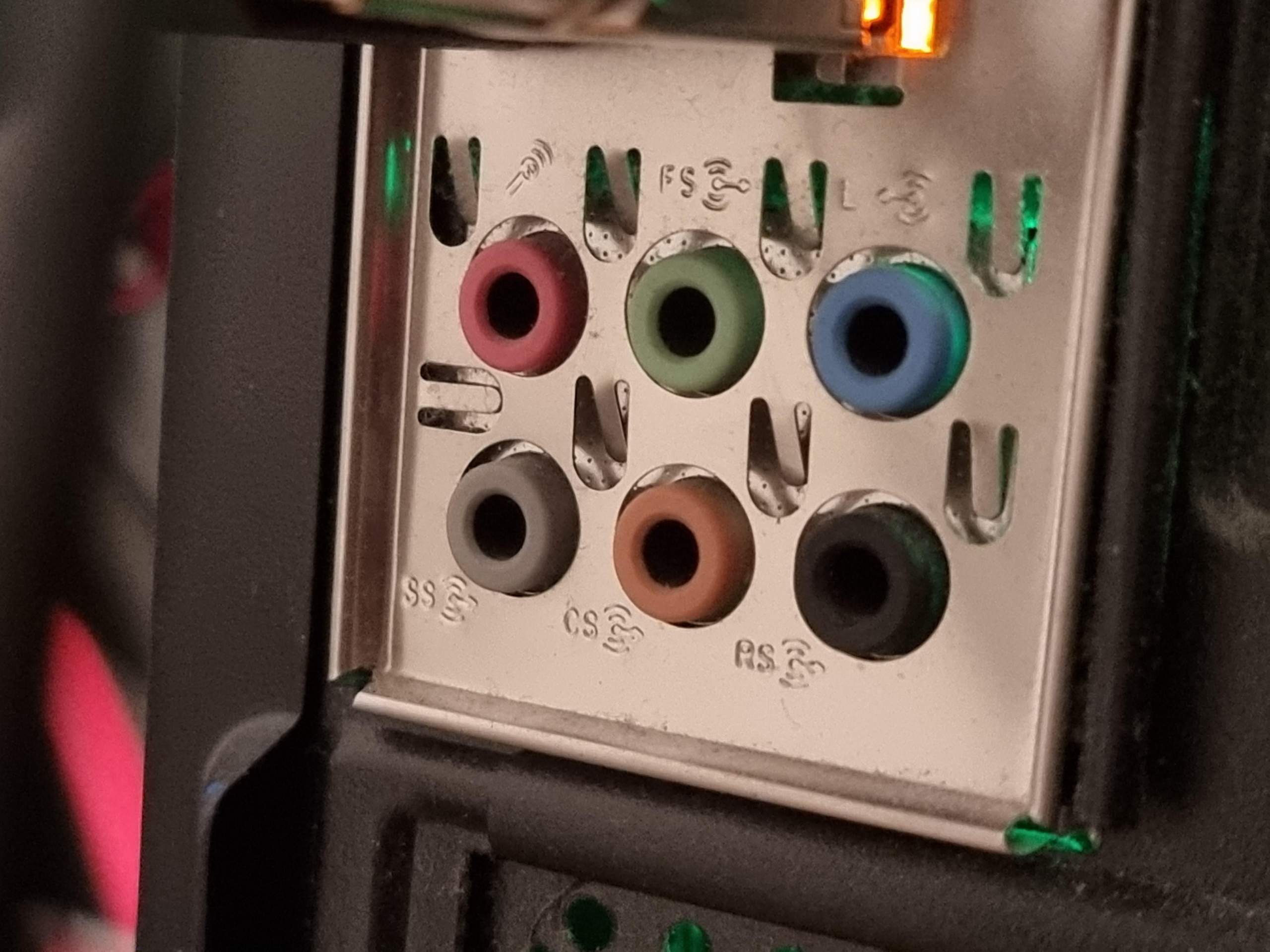 Welchen Anschluss? (Computer, PC, Gaming)