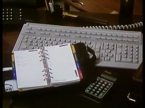 Welcher Computer hatte vor 30 Jahren eine solche Tastatur? (Tasten ...