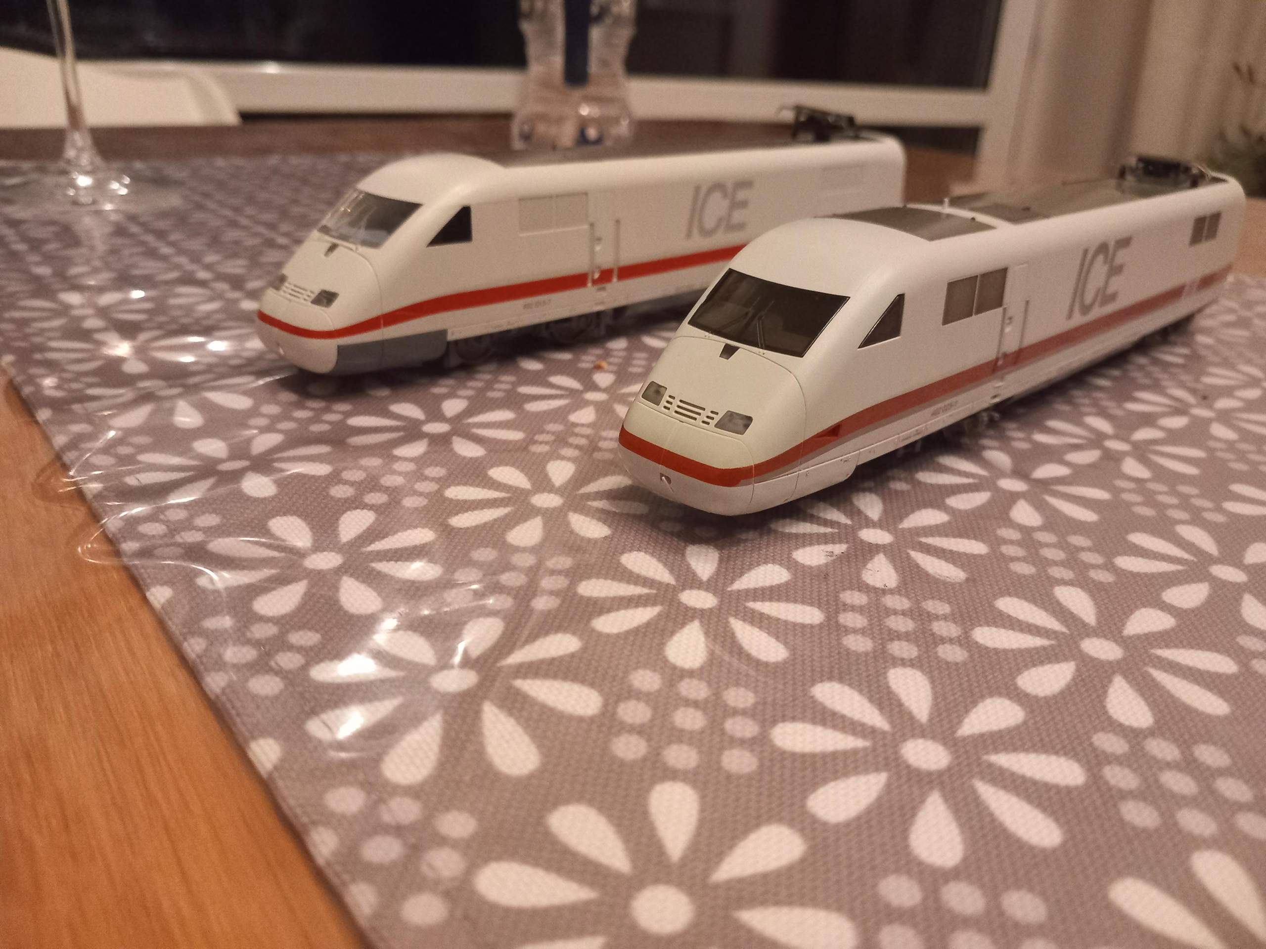 Welcher ice ist besser? (Modellbau, Modelleisenbahn, Nenngröße H0)
