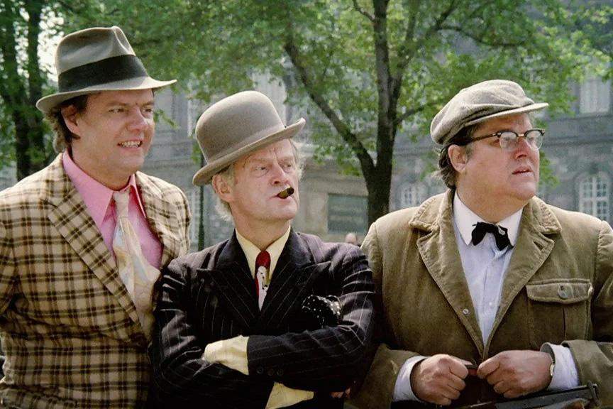 Elegantes Filme Und Serien Von Kit Young Bilder