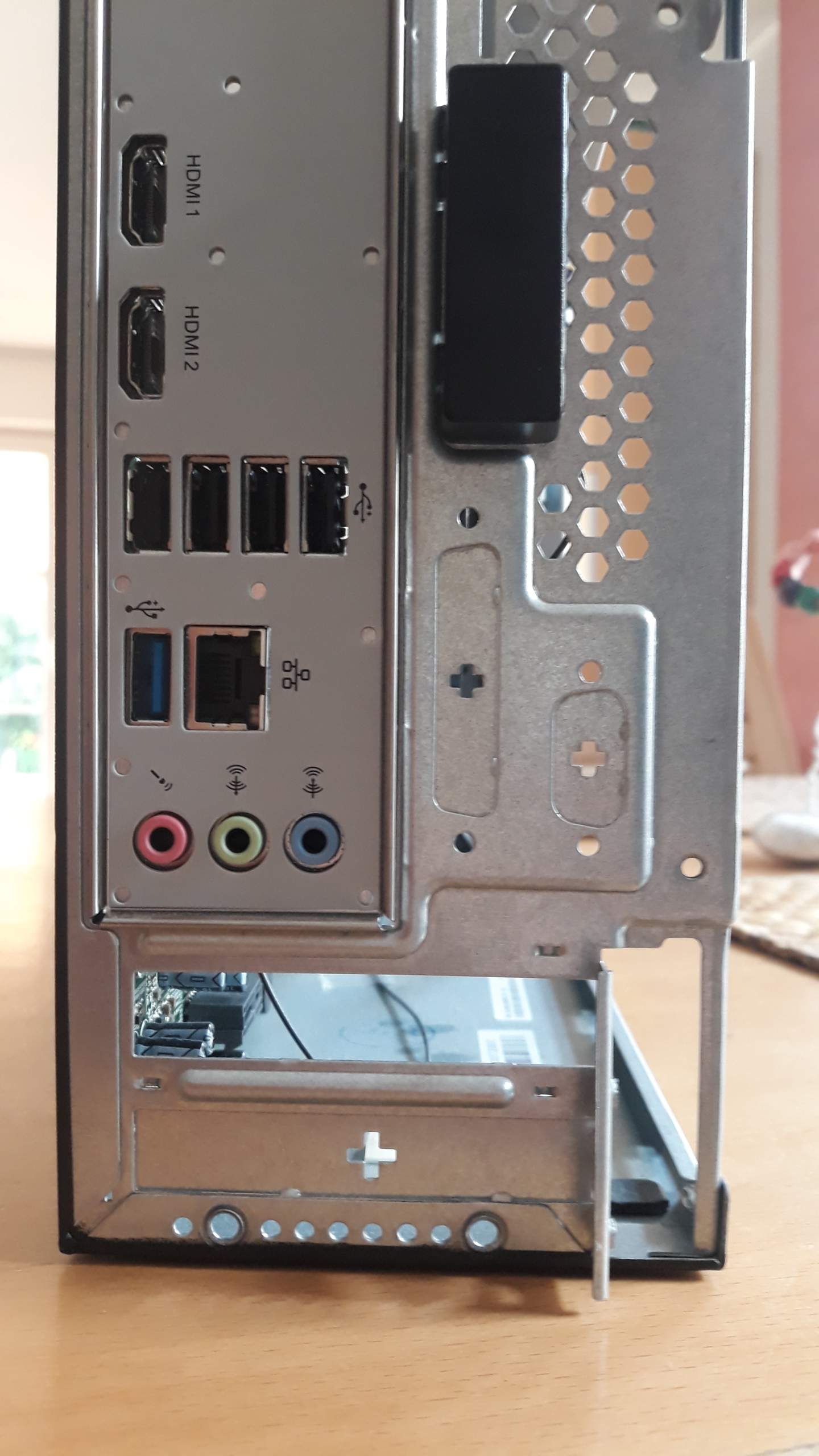 Welches "low profile bracket" passt hier rein? (Computer, PC, Grafikkarte)