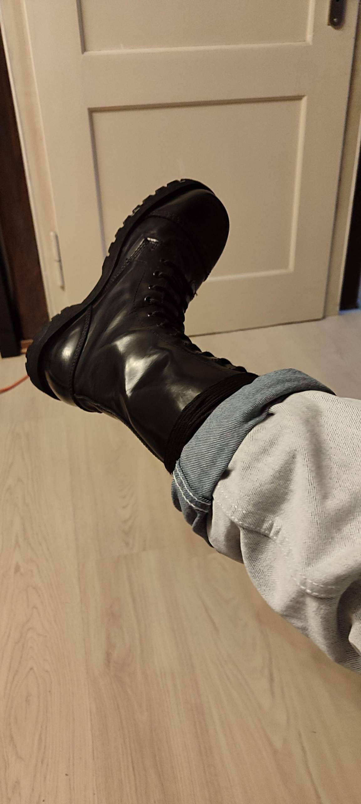 Wer von euch liebt es auch in den Boden mit Rangers(Springerstiefel ...