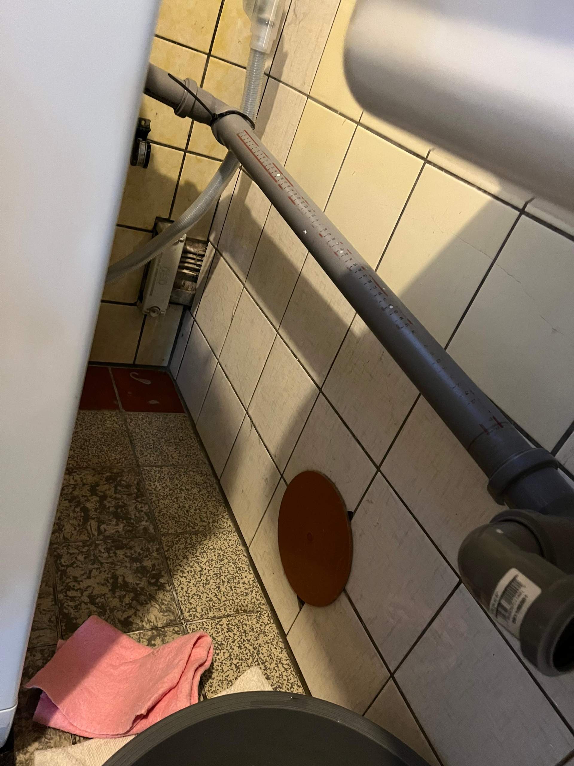 Wie am besten Abflussrohre verlegen? (Sanitär, Abfluss, Waschbecken)