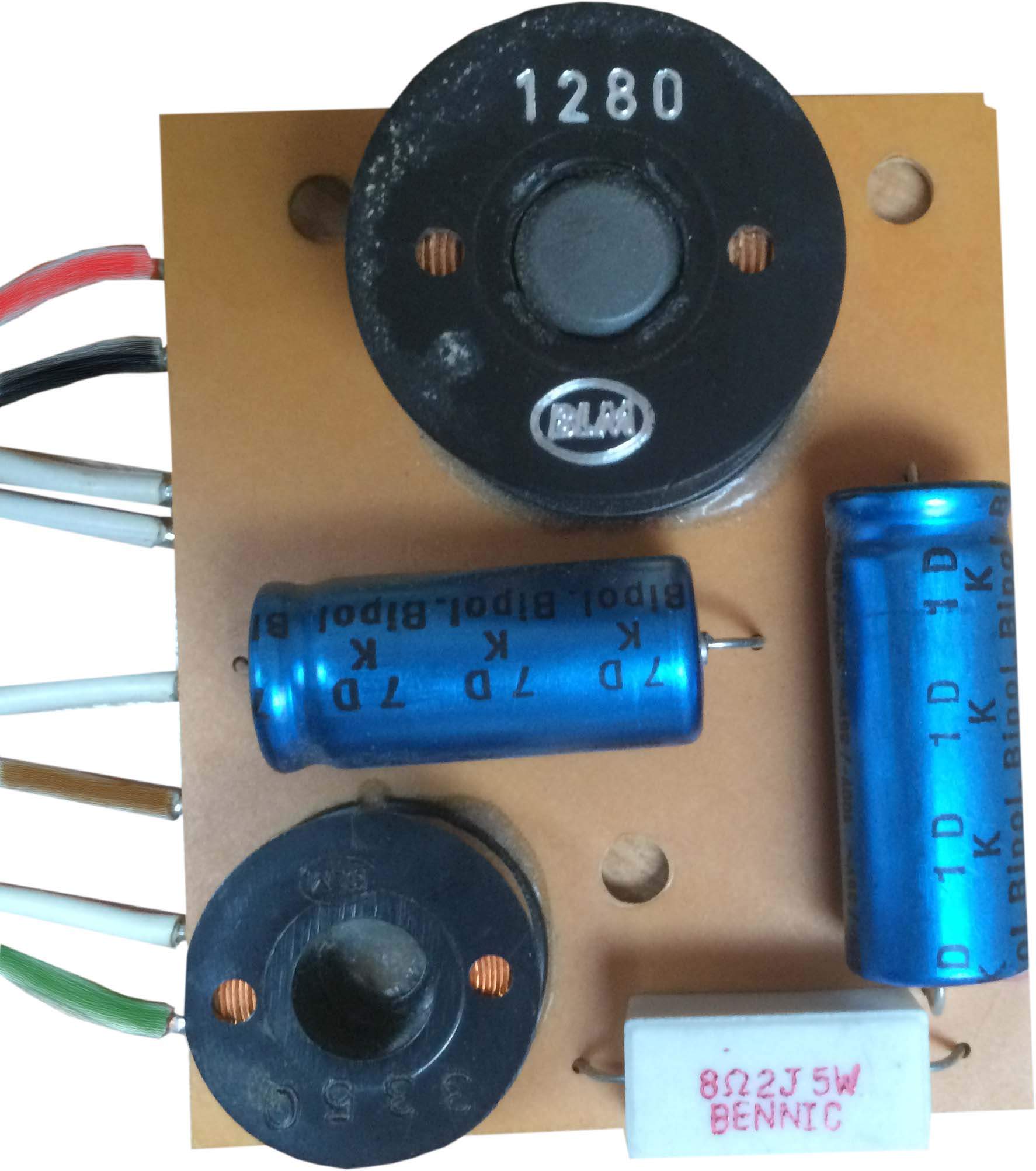 Wie Ausgänge einer Frequenzweiche herausfinden? (Musik, Elektronik ...