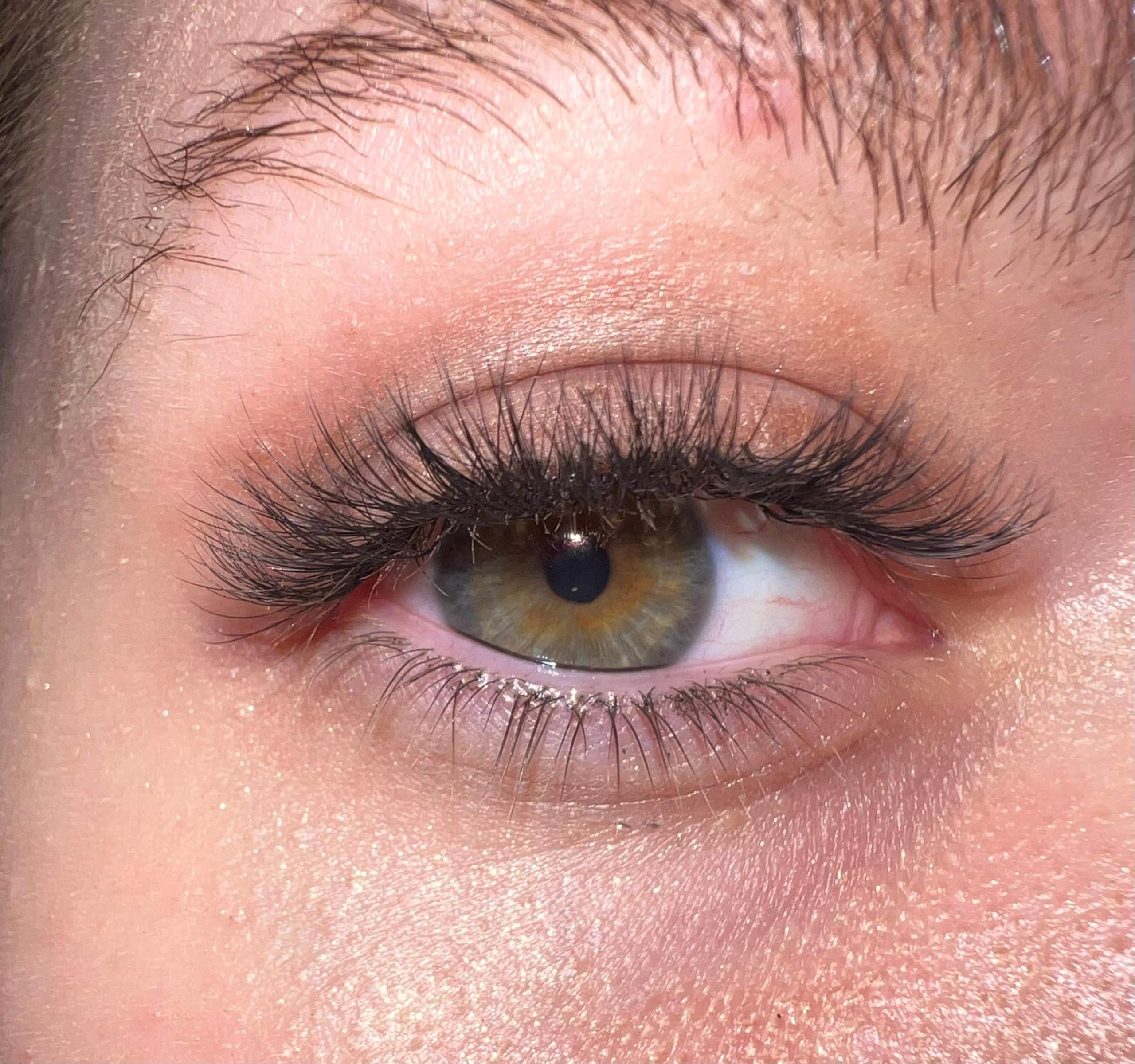 Wie beurteilt ihr meine Wimpern (Extensions)? (Frauen, Haare, Aussehen)