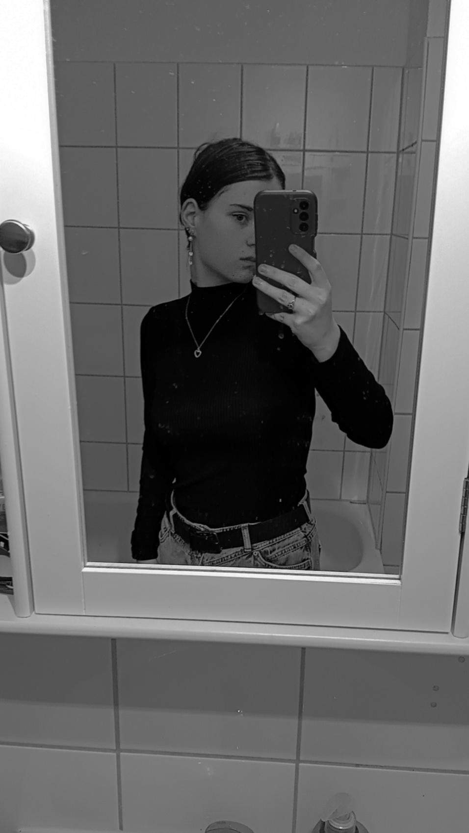 Wie findet ihr das Oberteil? Seh ich dünn darin aus? (Frauen, Körper ...