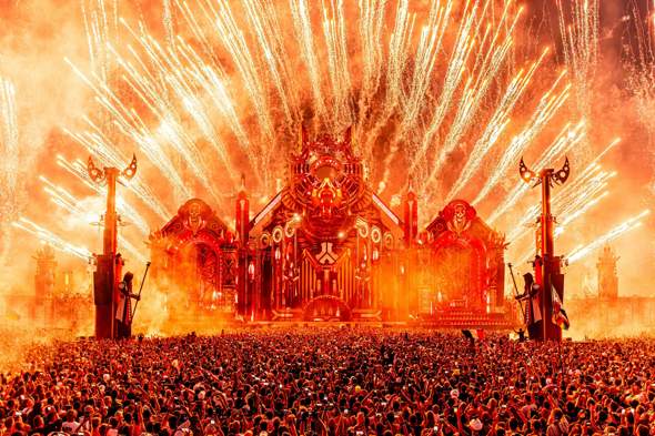 wie findet ihr die red stage von dem defqon 1 festival 2025? (Musik ...