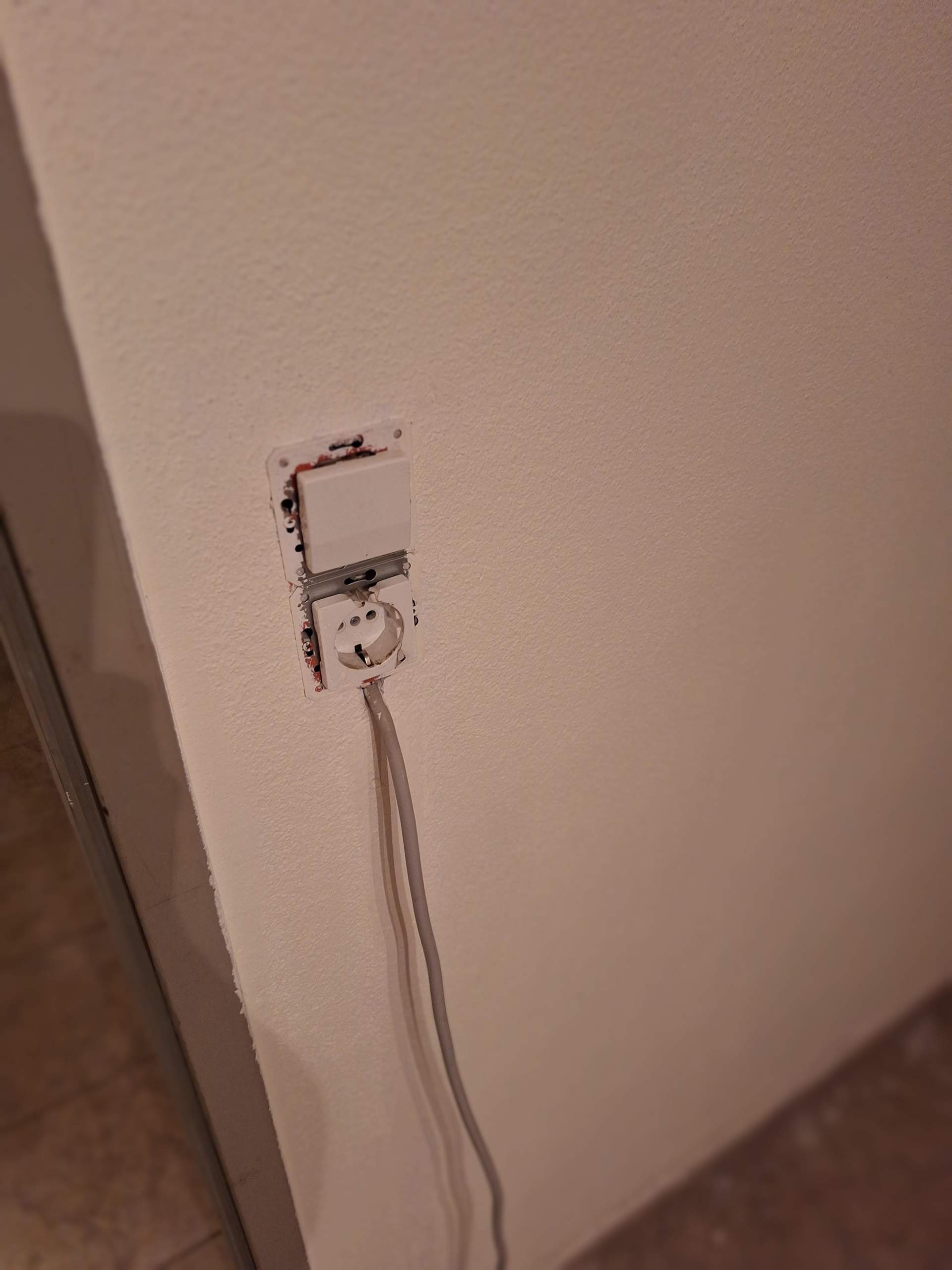 Wie funktioniert die elektrische Verkabelung über eine Leitung? (Strom ...