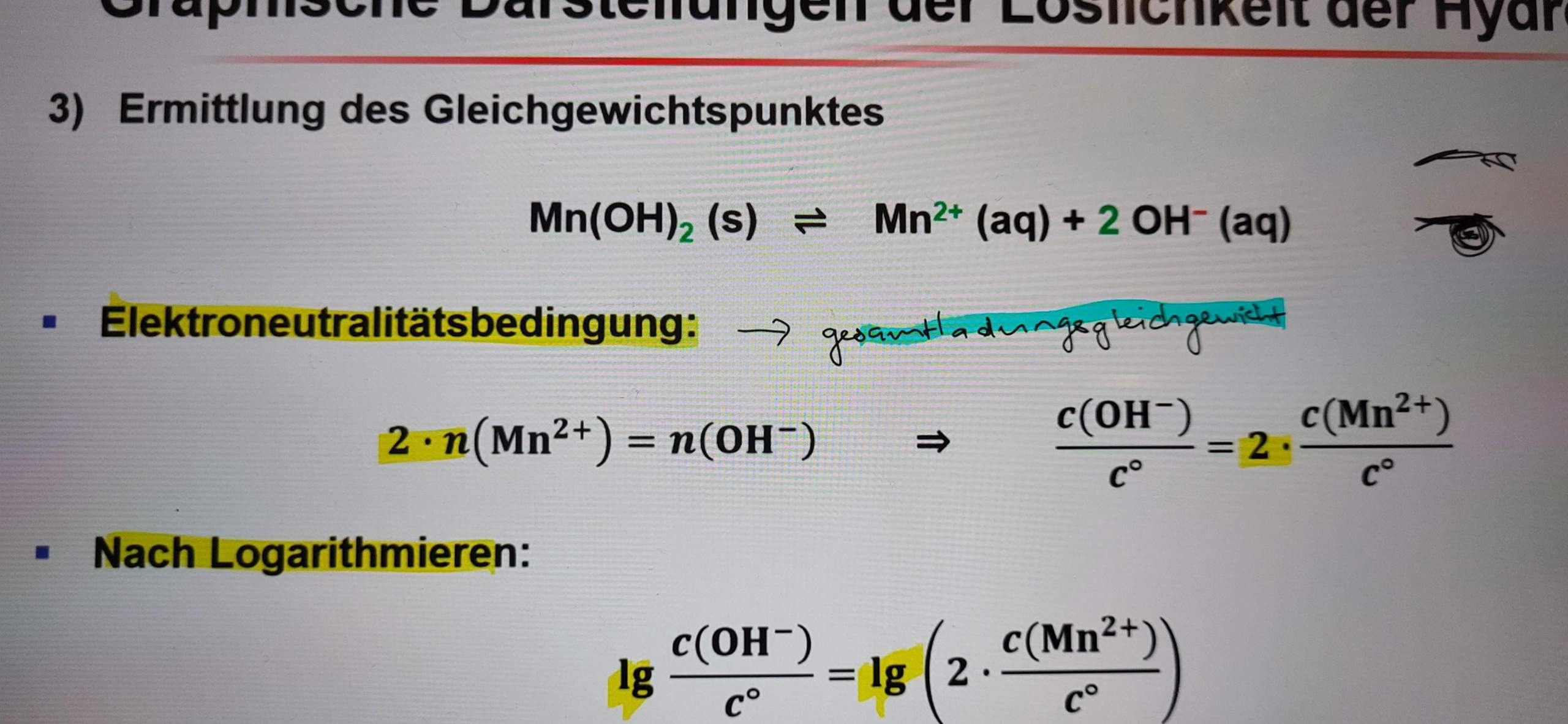 Wie funktioniert die Elektroneutralitätsbedingung in Chemie? (Formel ...