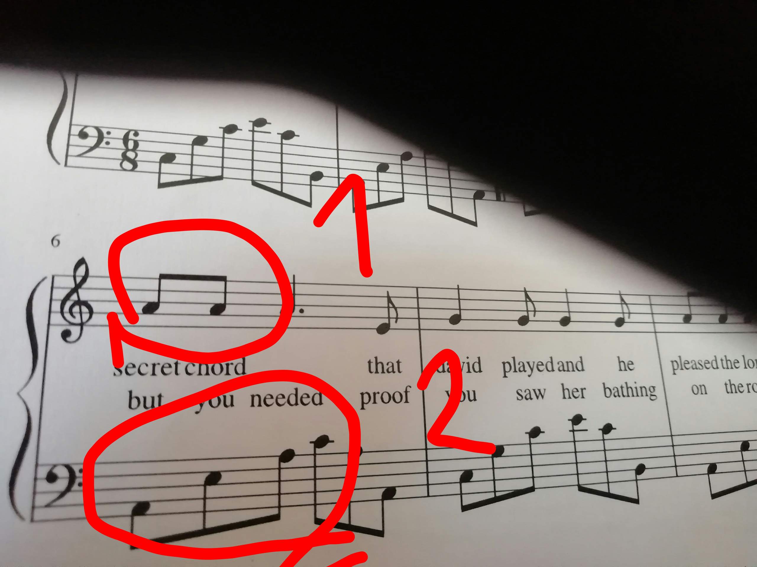 Wie heißen die gelb und rot eingekreisten Noten (c, d, e, f, g, a, oder ...