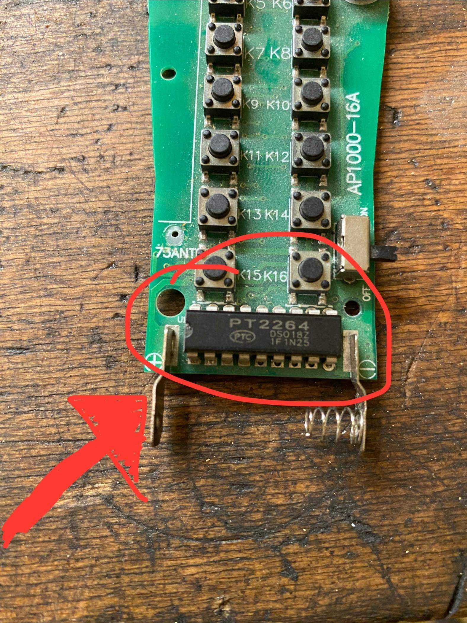 Wie heißt dieses Bauteil auf der Platine und was macht es? (Computer ...