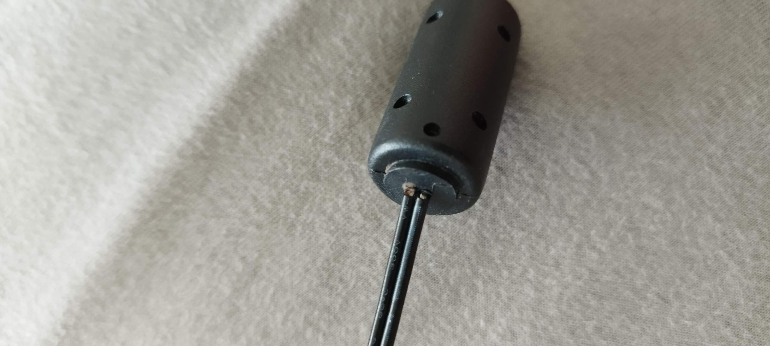 Wie kann ich am besten die Bruchstelle an dem Kabel reparieren ...
