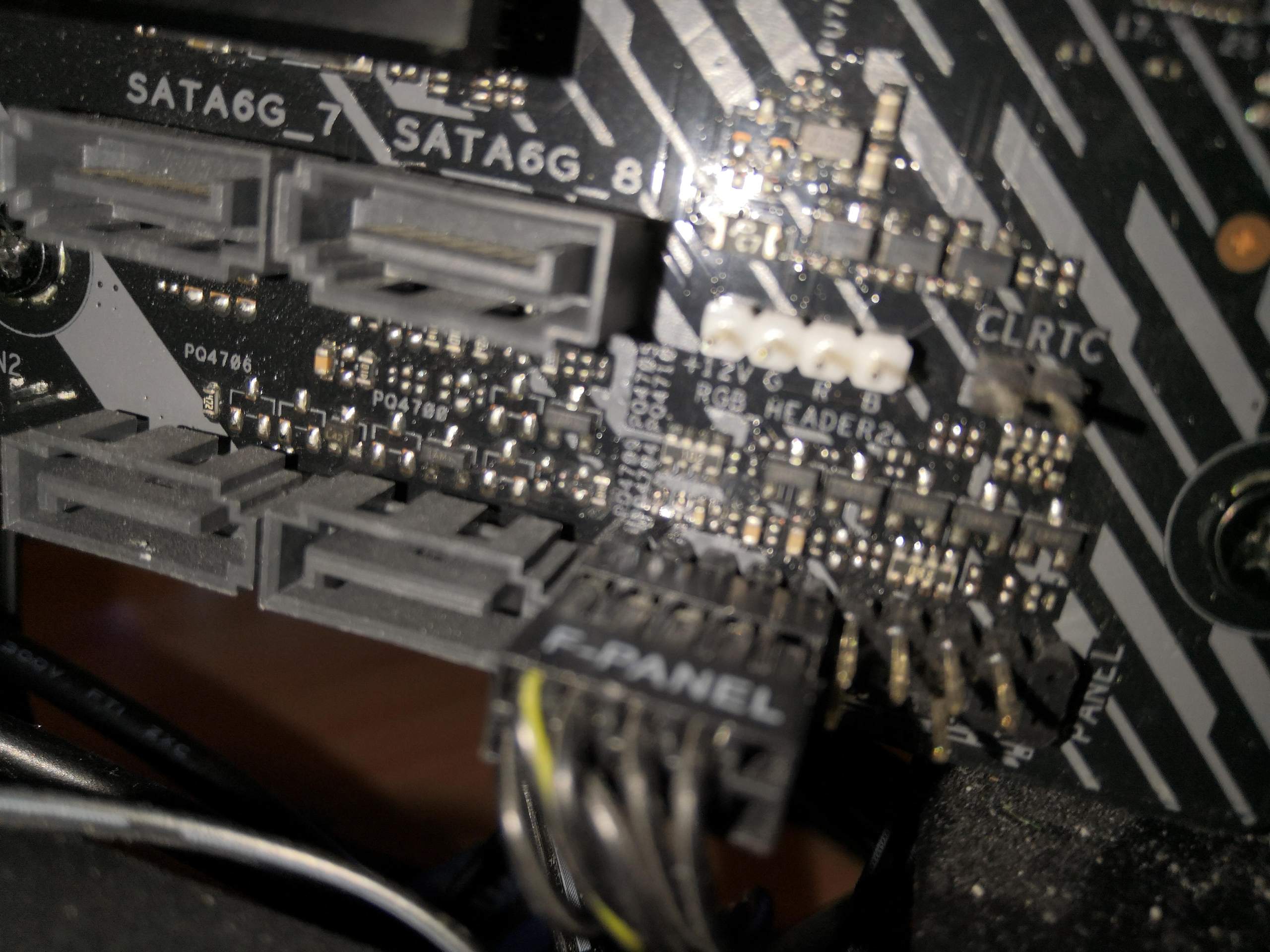 Wie kommt der VDG Stecker ins Mainboard? (Computer, Technik, PC)