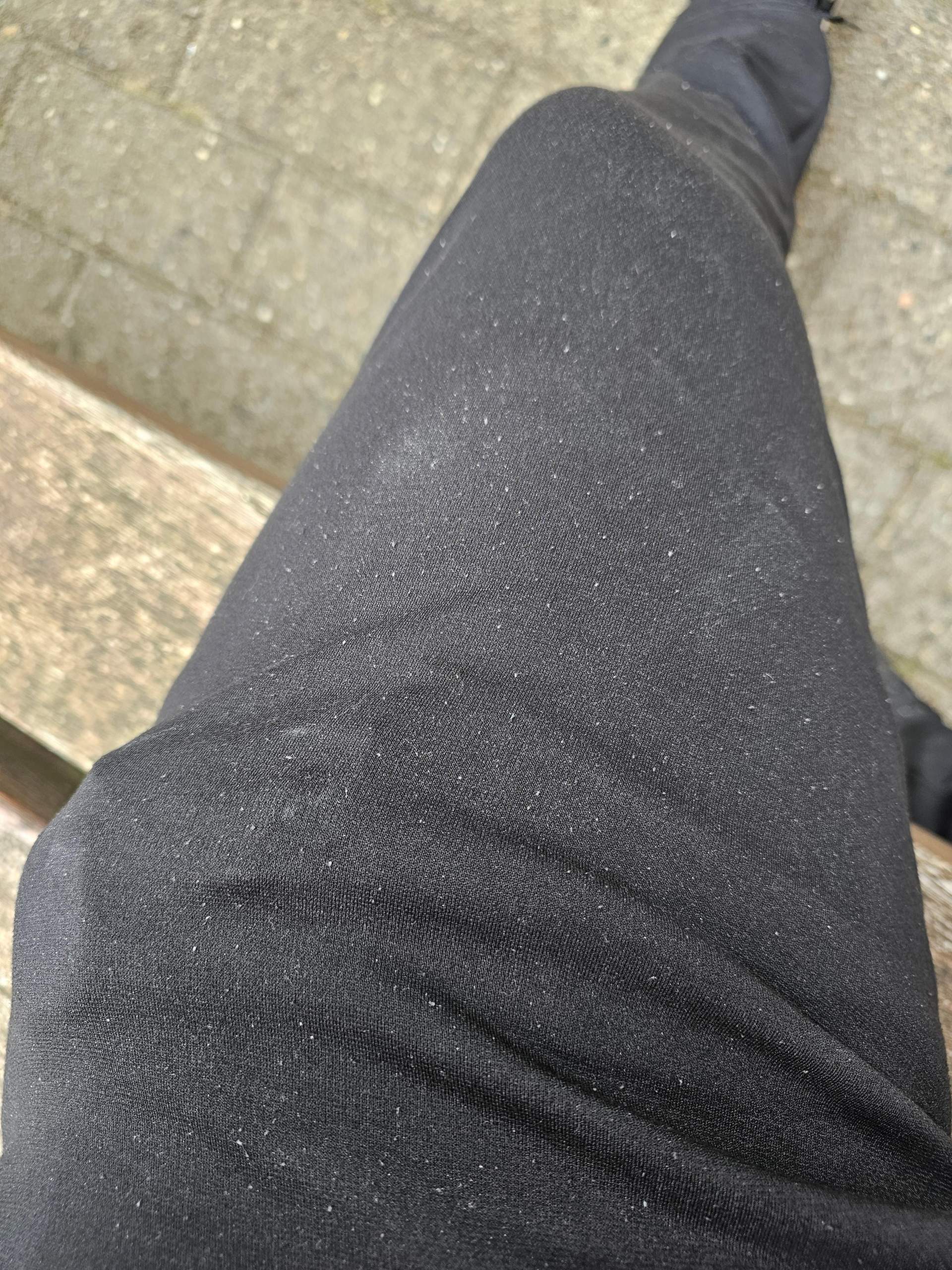 Wie kriege ich die fusseln von der Hose weg? (Kleidung, Mode, Farbe)