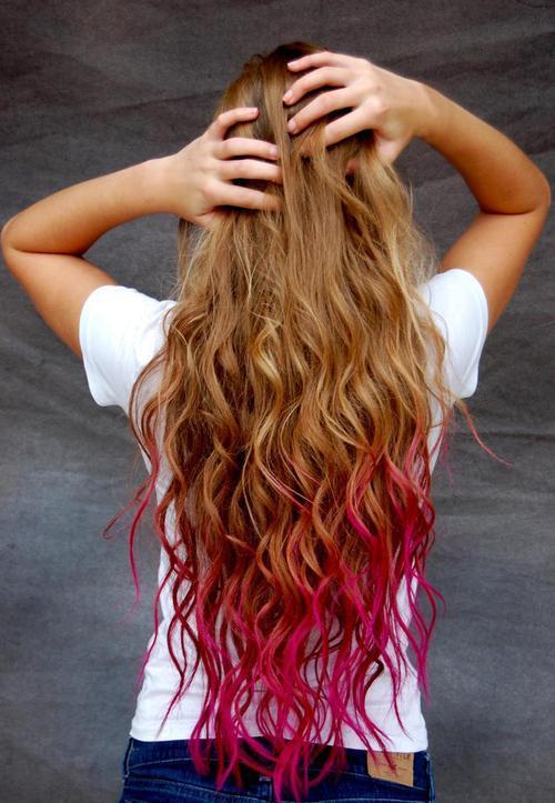 Wie macht man solche locken/wellige haare? (schön) Wie macht man solche locken/wellige haare? (schön)