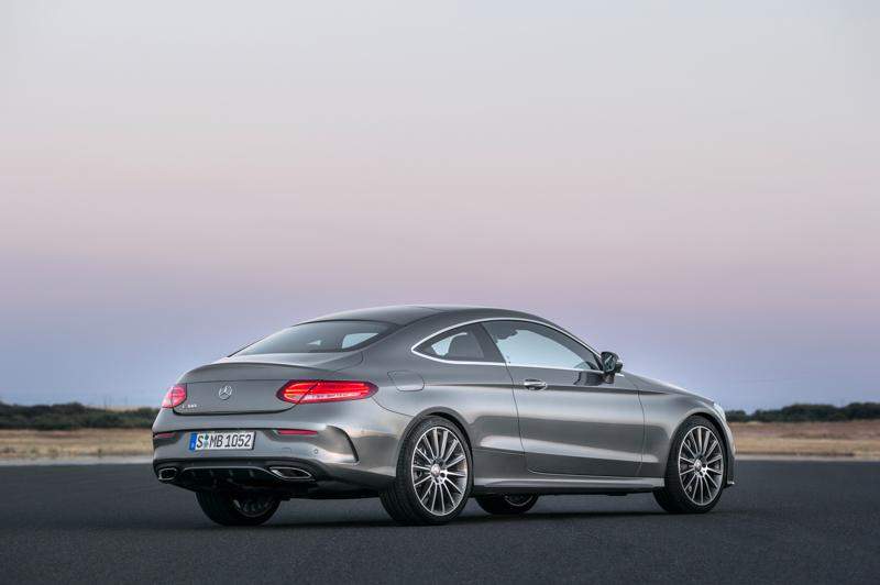Wie nennt man das Heck bei diesem Mercedes Benz, damit man es ...