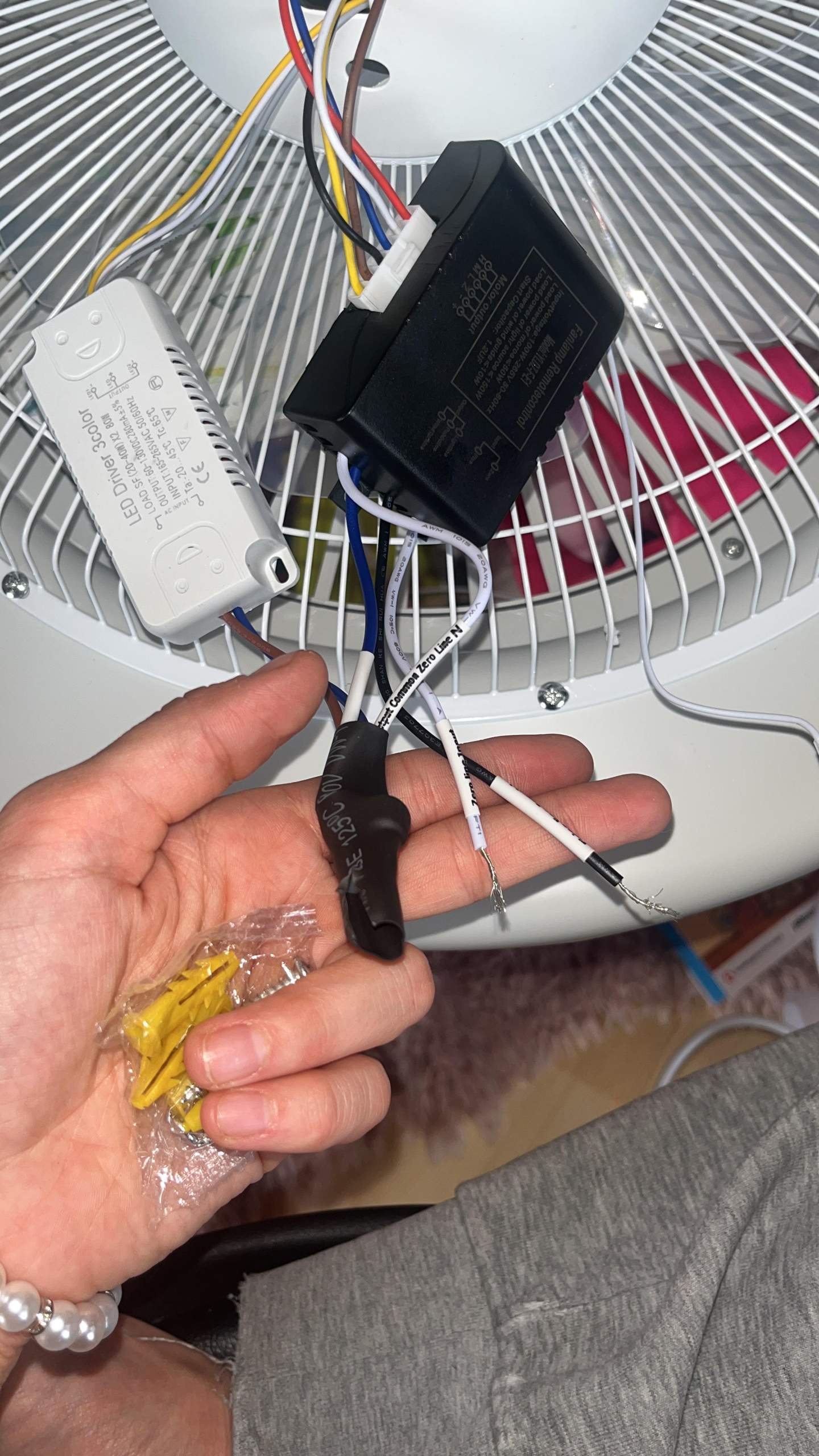 Ventilator Anschliessen 2 Kabel