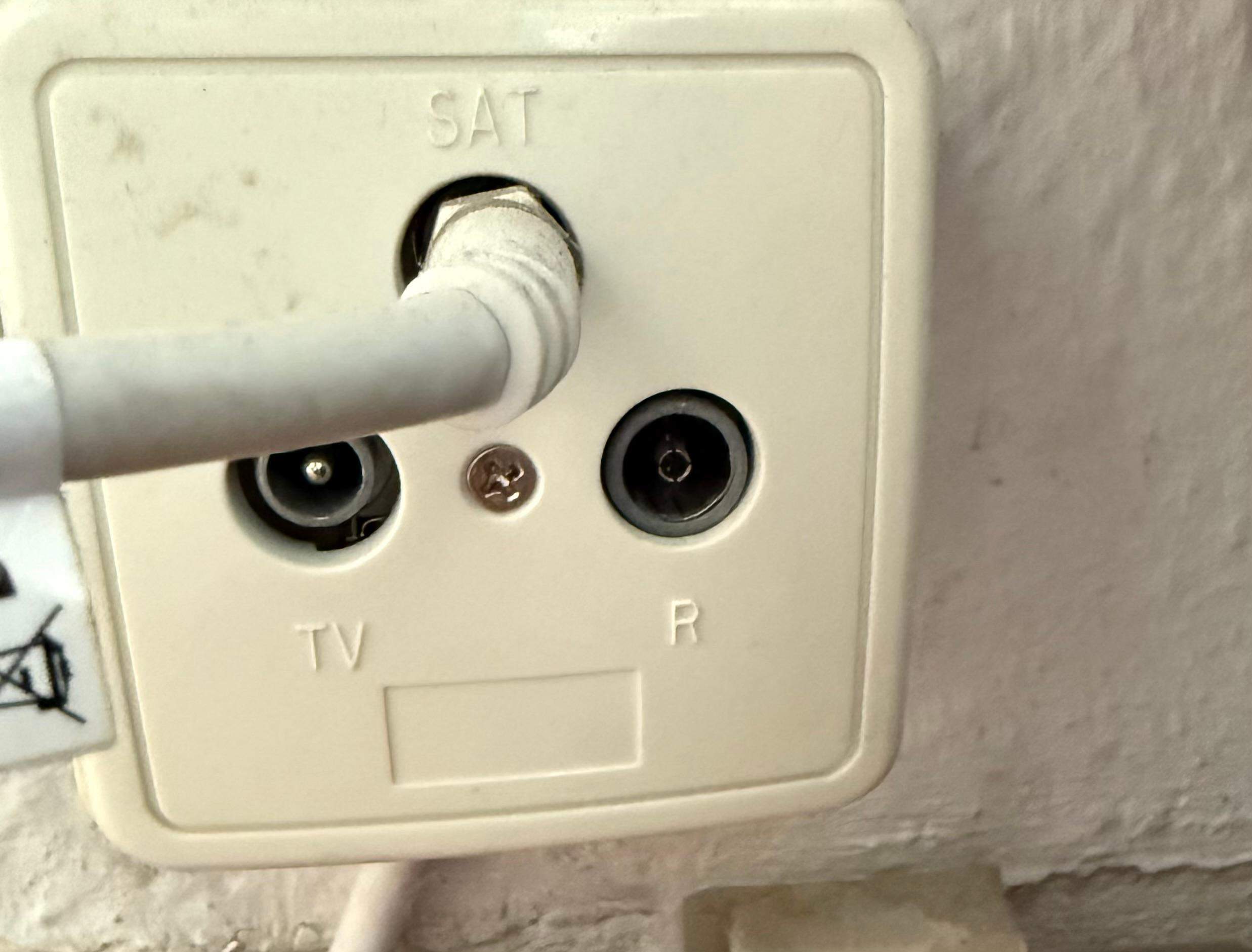 Wie schließe ich das kabel intenet da an von o2? (Internet, WLAN, Router)